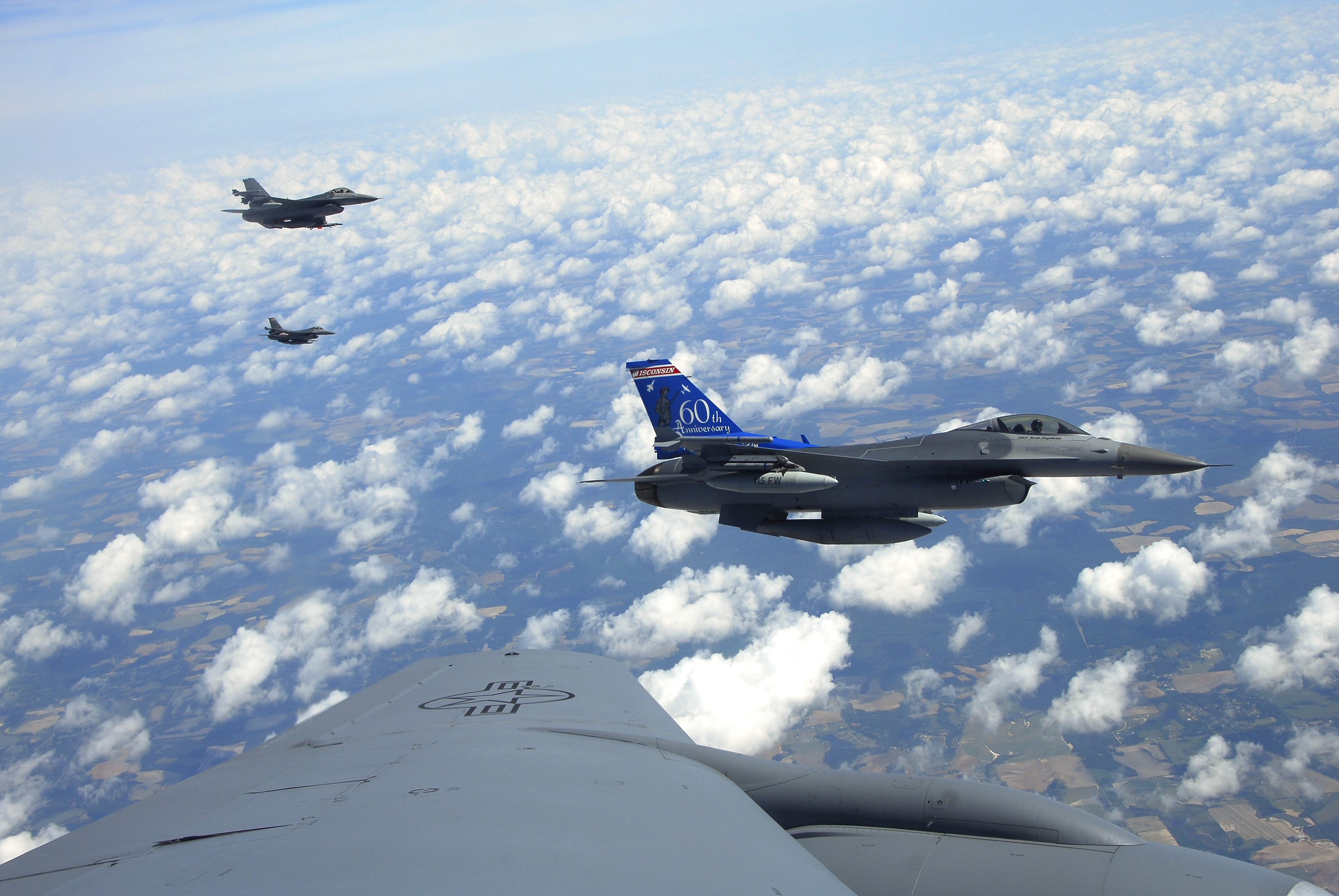 Air Force, Navy combine for air combat skills training > 115th Fighter ...