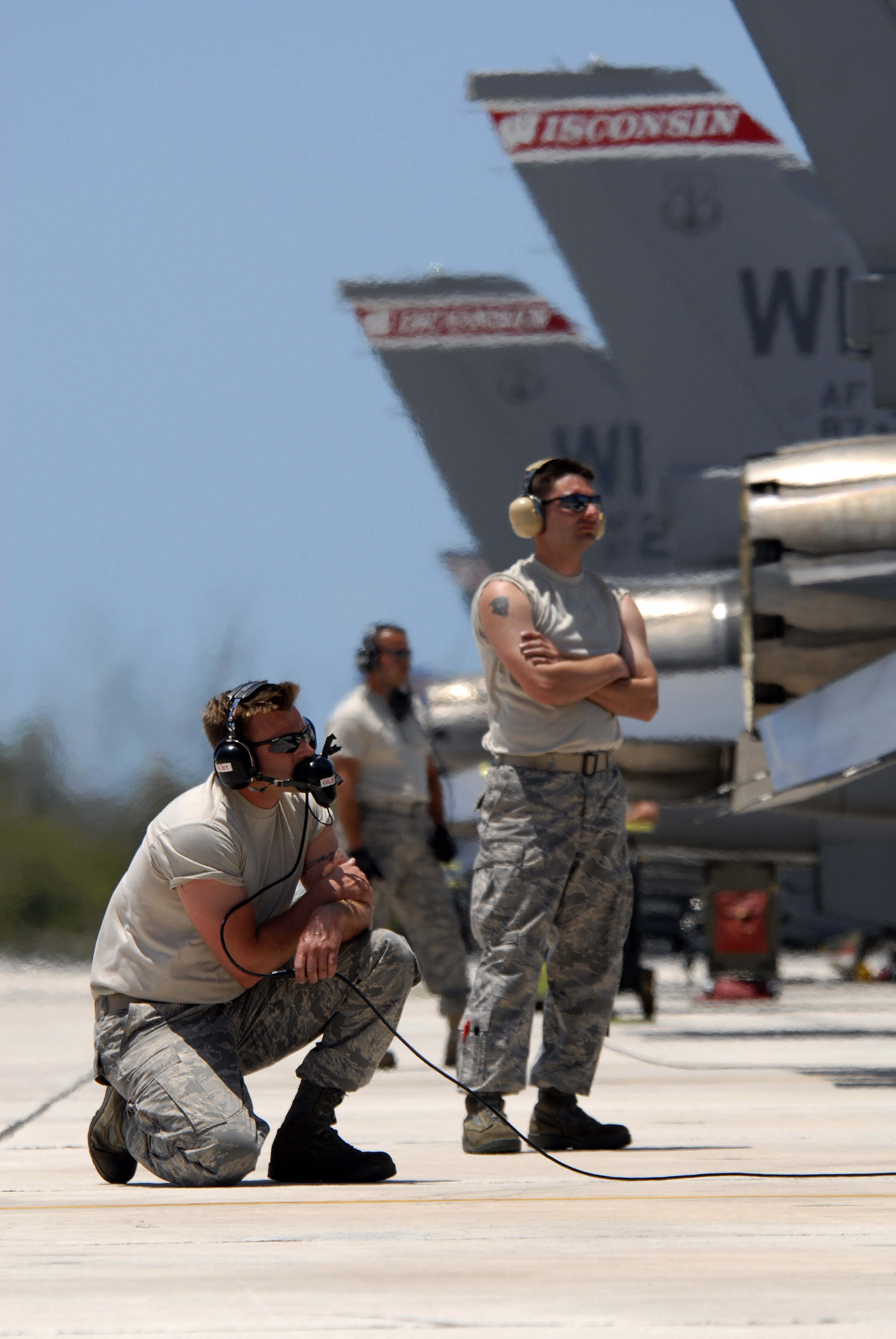 Air Force, Navy combine for air combat skills training > 115th Fighter ...