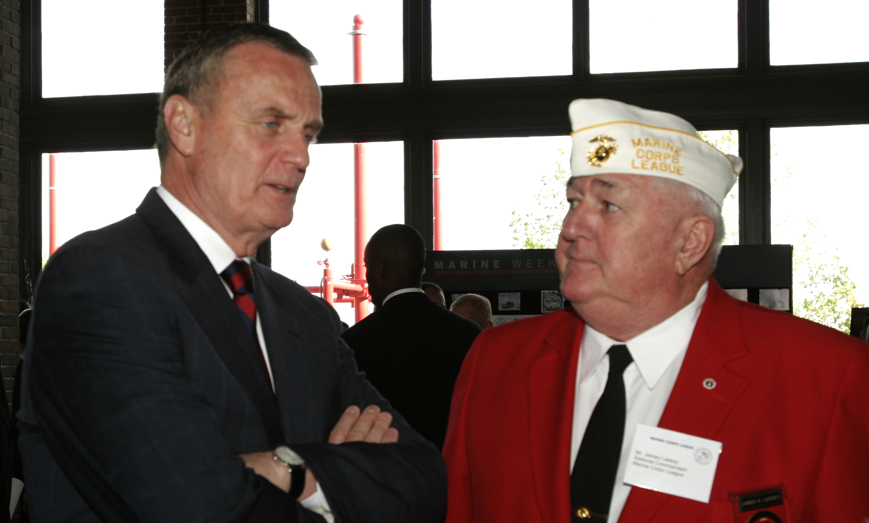 Former commandant and sergeant major of the Marine Corps are V.I.P ...