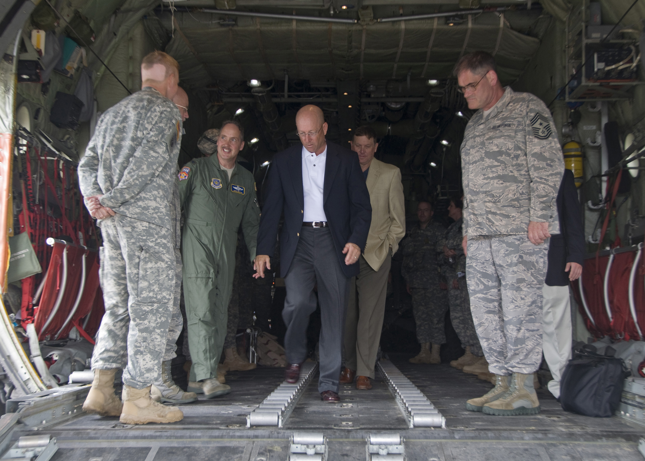 Gen. Renuart visits the 123rd Airlift Wing