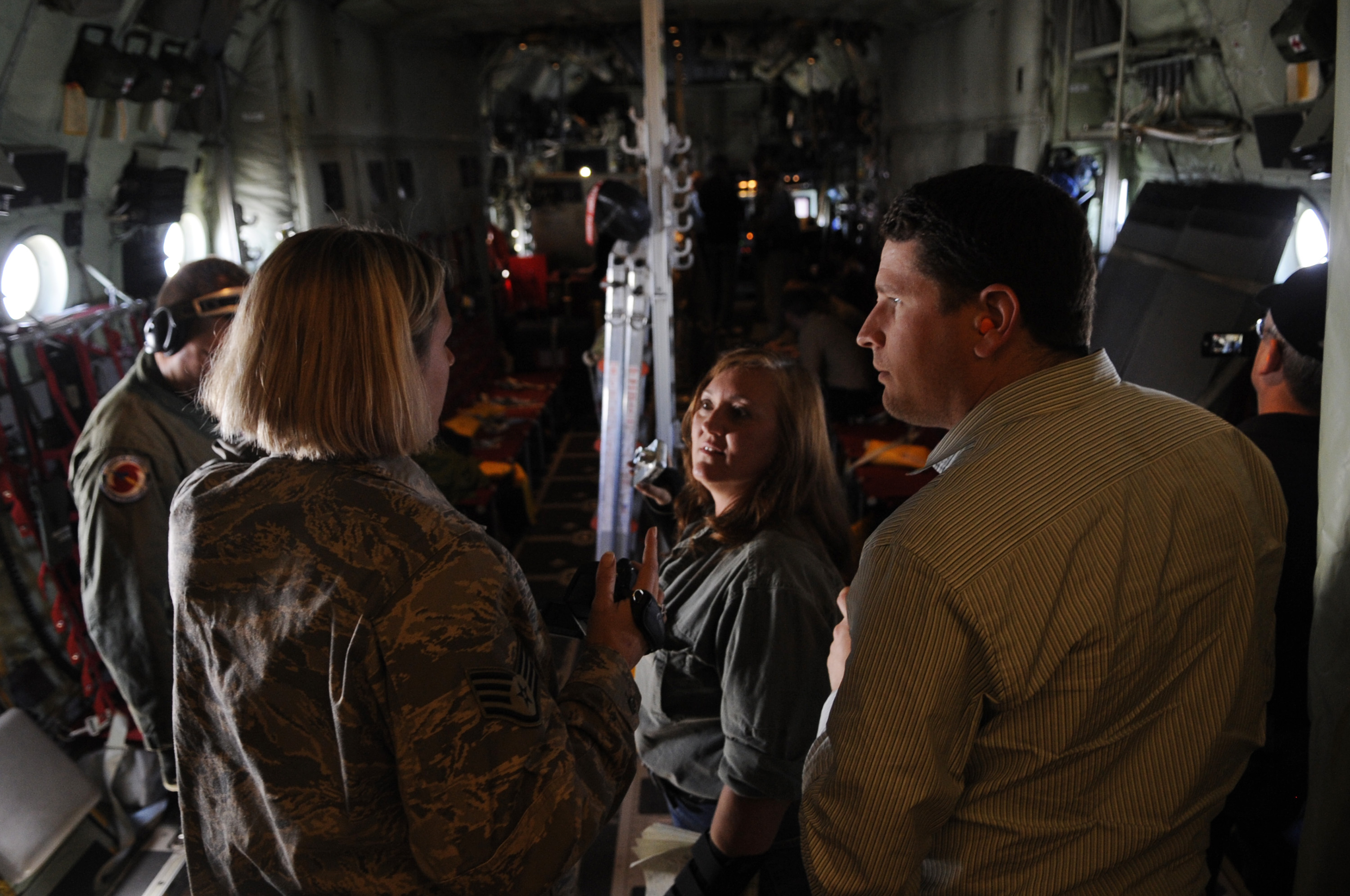 Keesler officials open gates to military bloggers > Air Force > Article ...