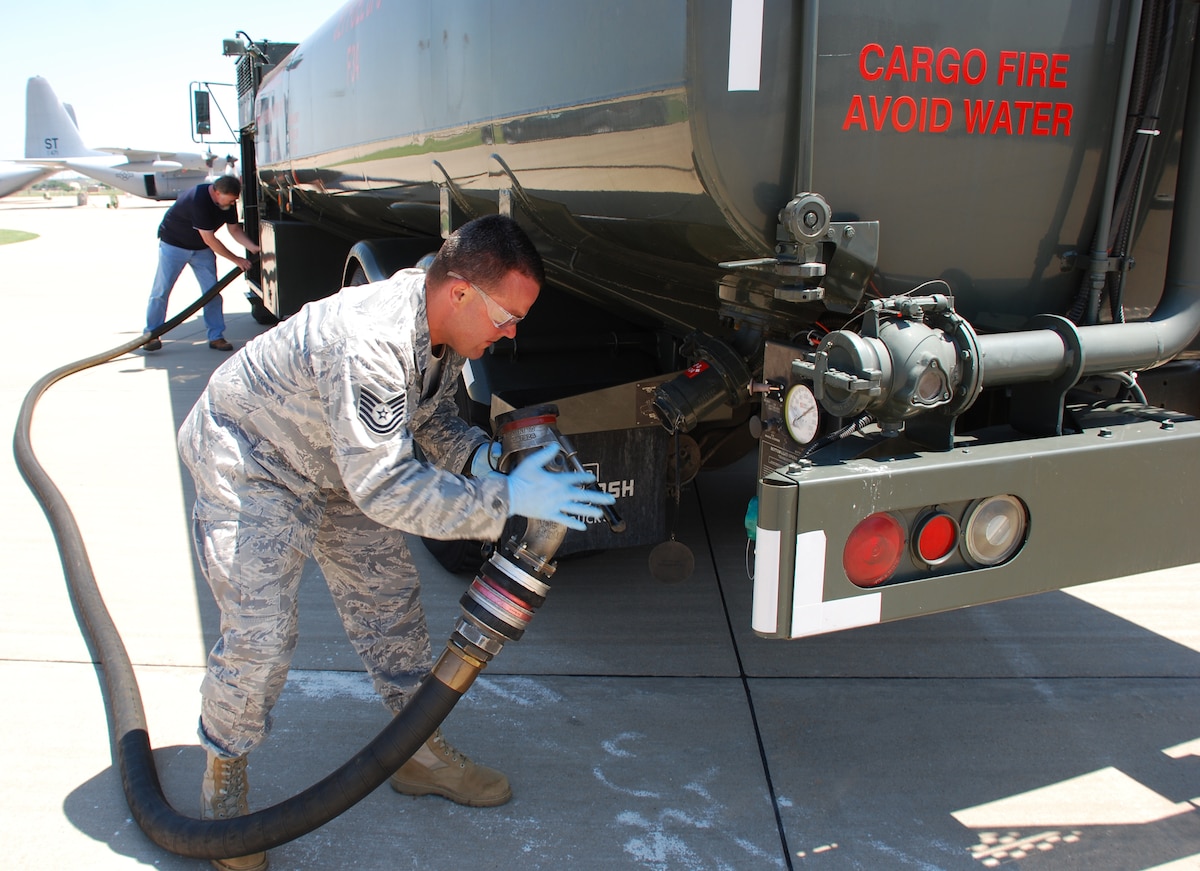 AFPET begins tests on Sheppard's Type 3 hydrant system > Sheppard Air ...