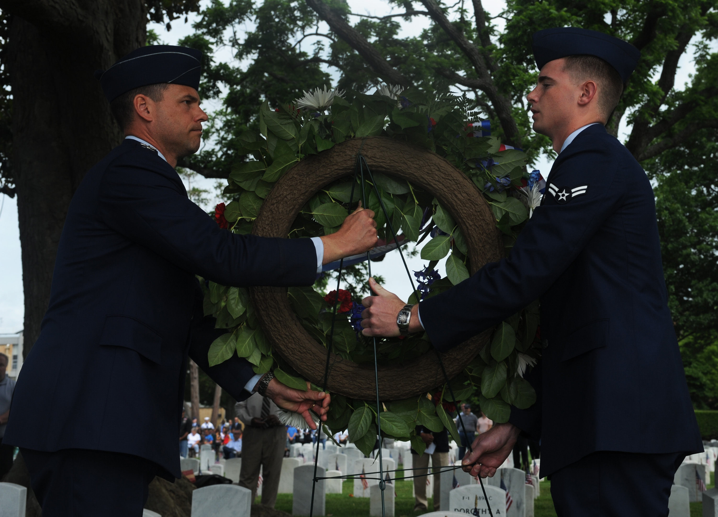 Memorial Day ceremony honors fallen veterans
