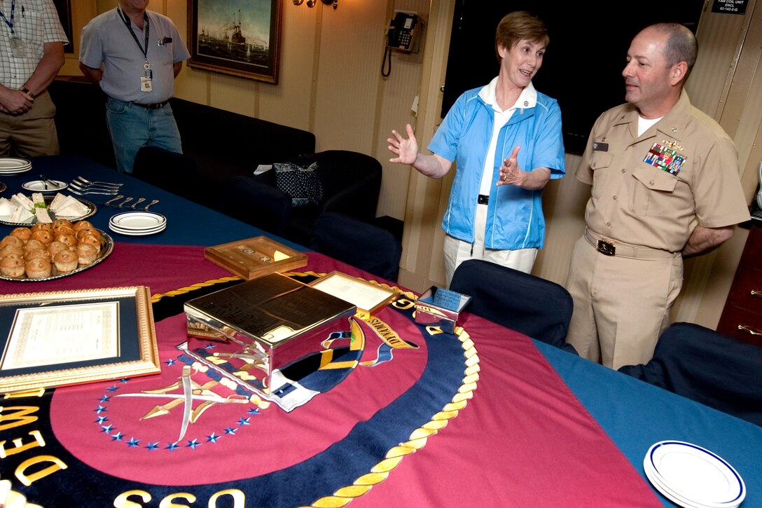 Deborah Mullen speaks with U.S. Navy Cmdr. Warren R. Buller, commanding ...