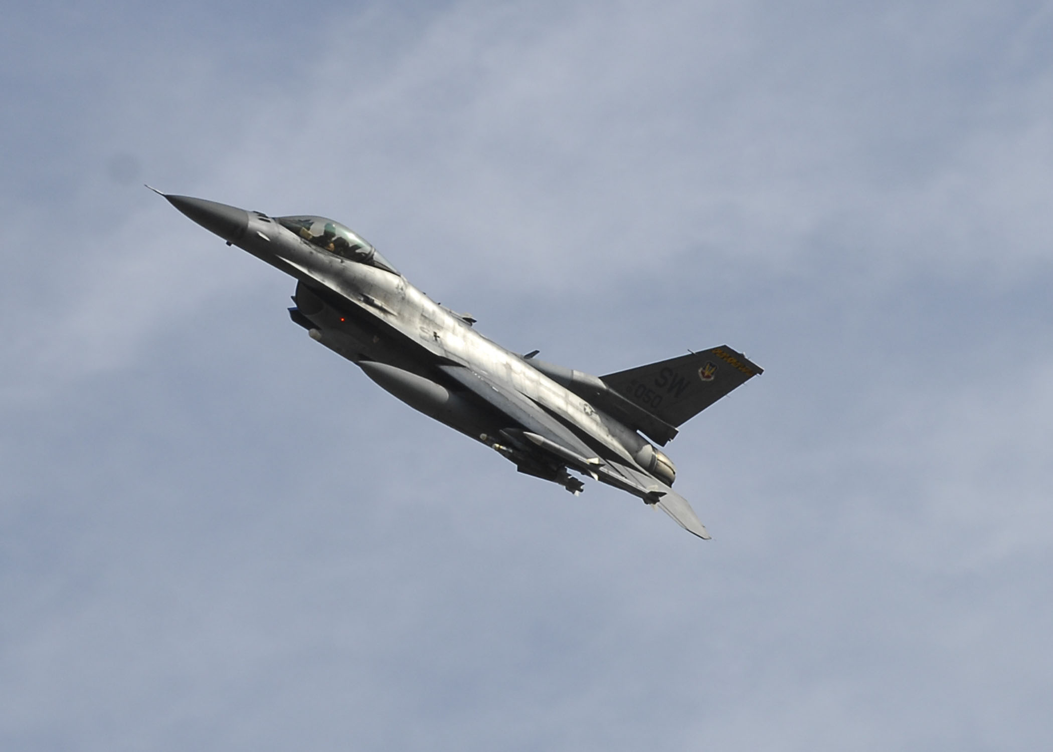 Fighting Falcons maneuver through the skies of Afghanistan > U.S. Air ...