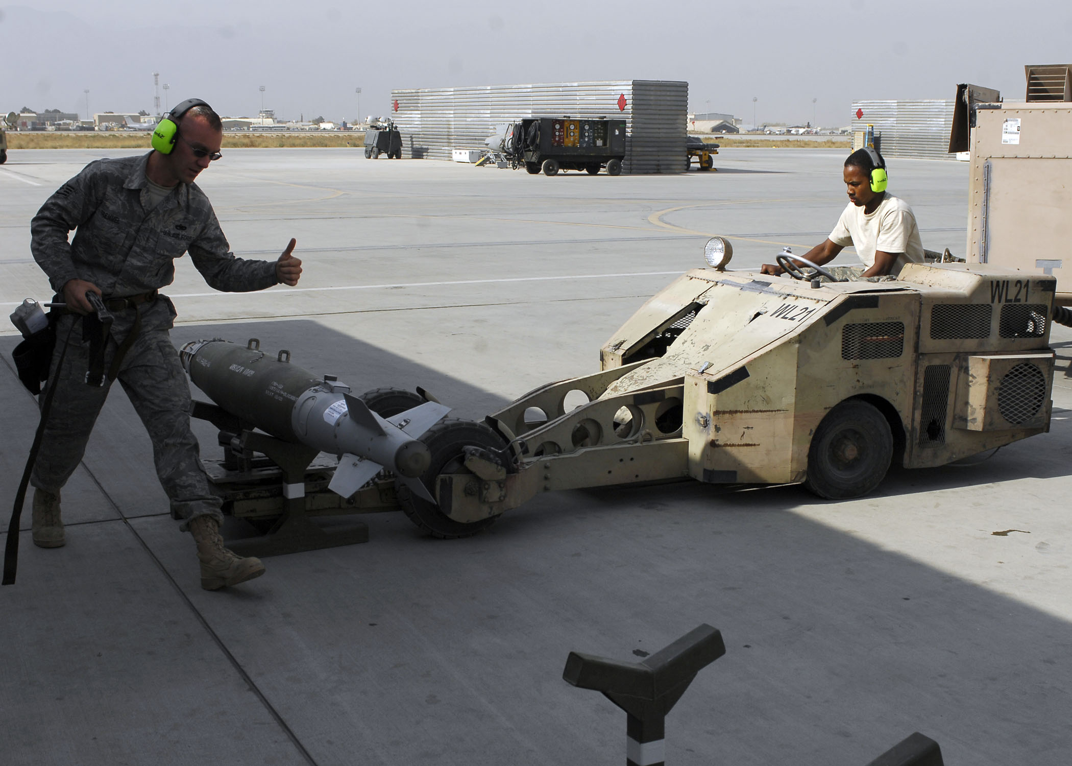 Fighting Falcons maneuver through the skies of Afghanistan > U.S. Air ...