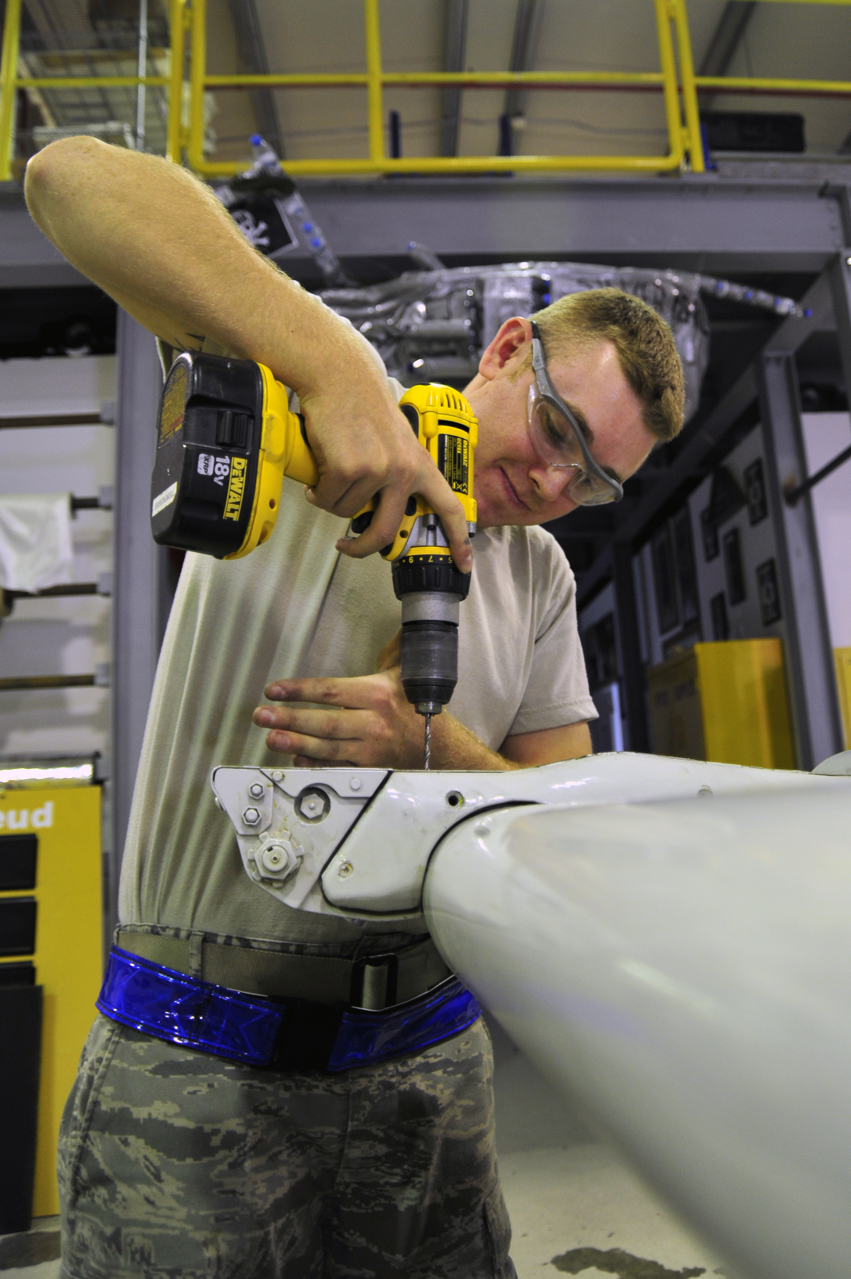 Metal Maintenance > U.S. Air Forces Central > 380AEW Article Display