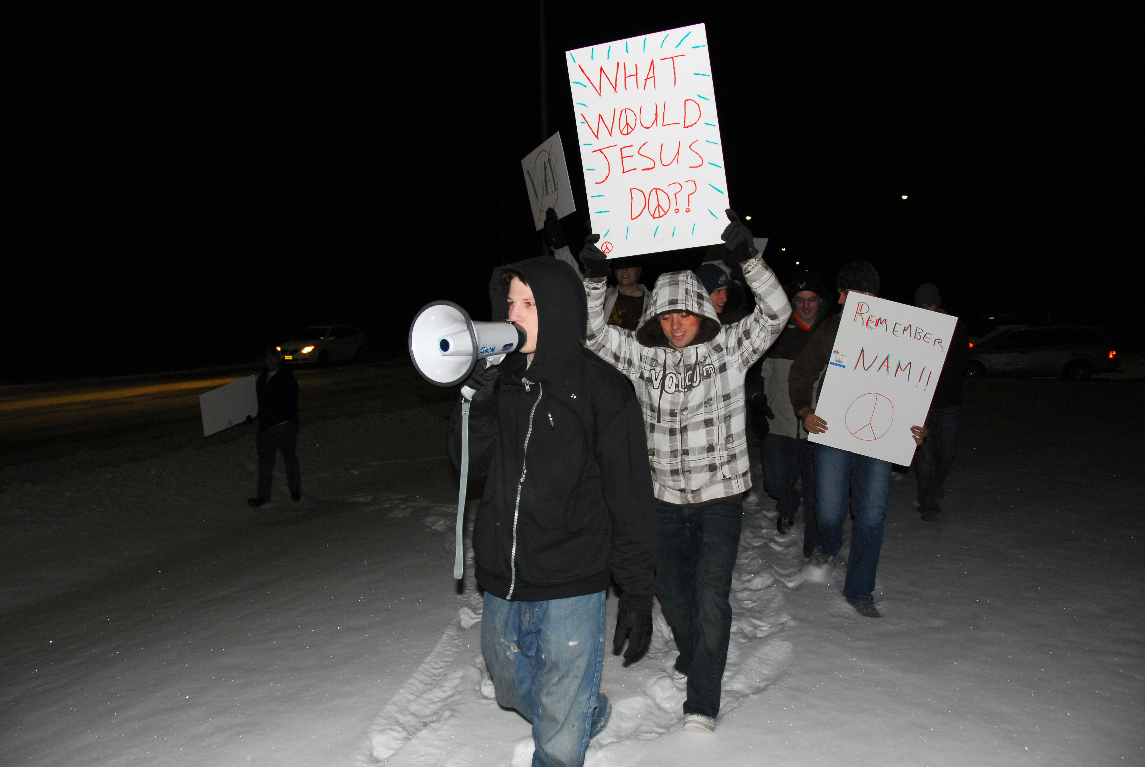 Airmen simulate protesters' first amendment right > Eielson Air Force ...