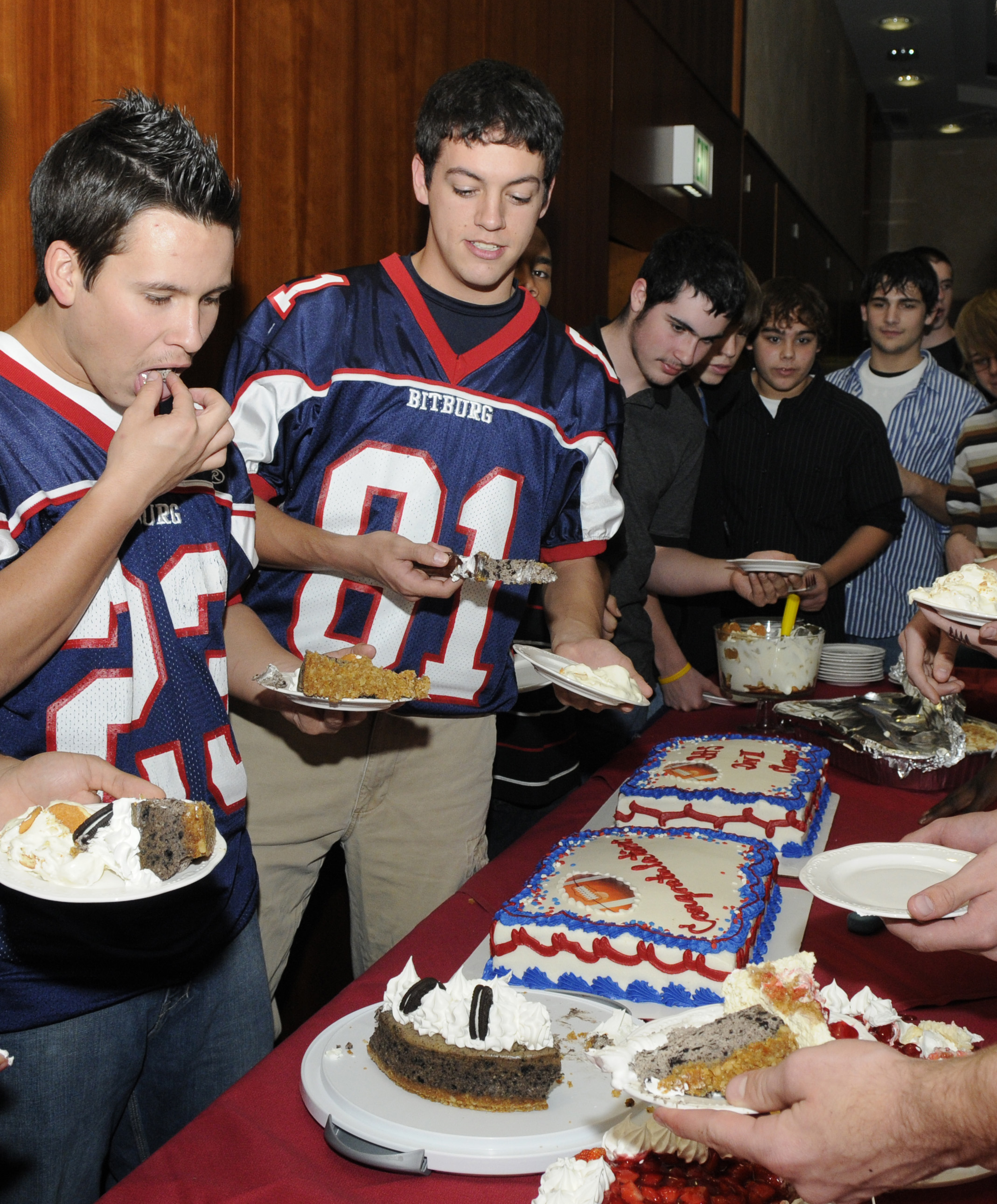 Bitburg Barons celebrate Division II football championship > U.S. Air ...