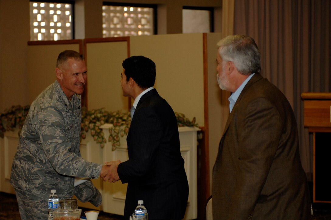 Sen. McCain Visits Luke AFB