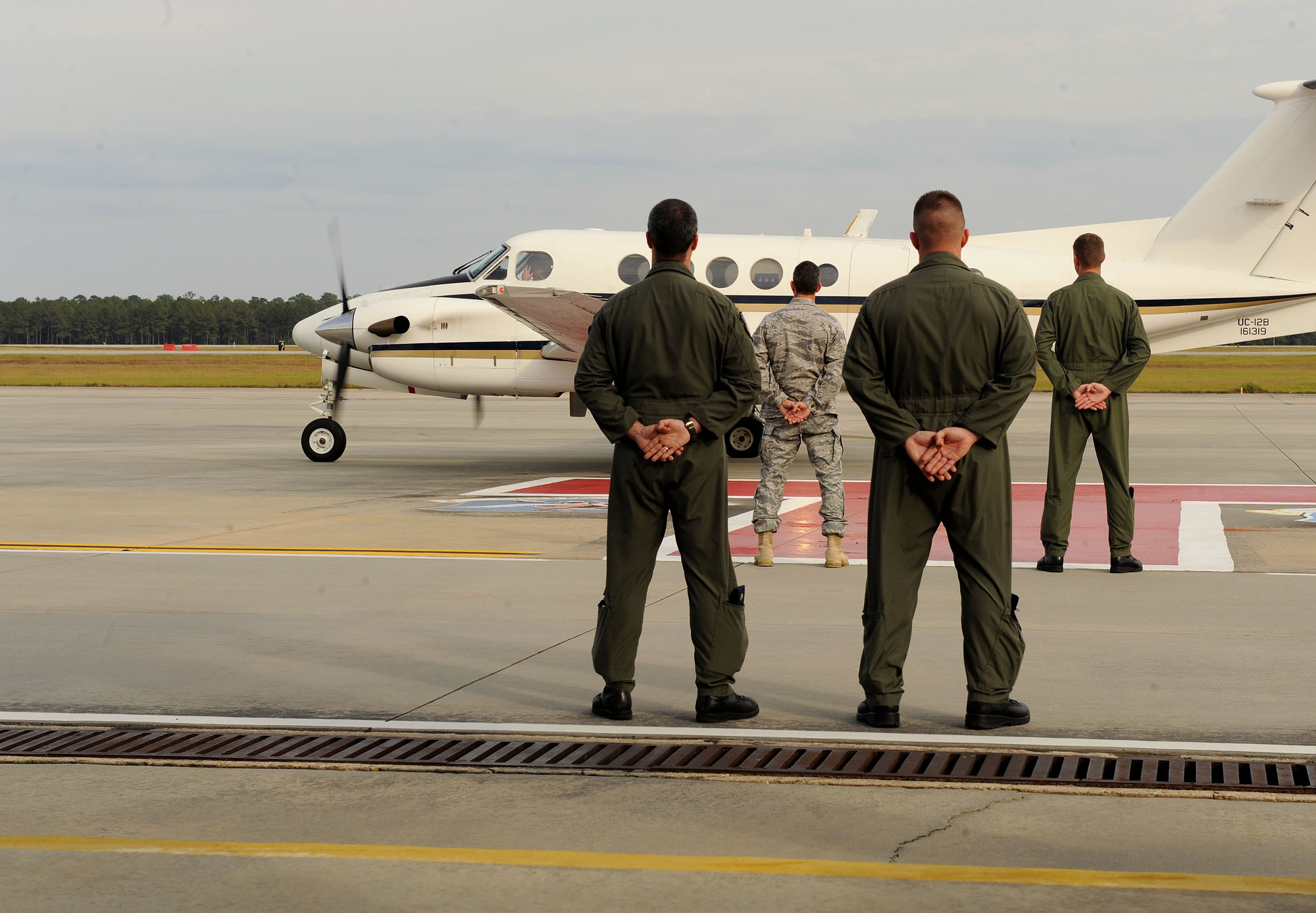 SAF/IG tours Moody, mentors future leaders > Moody Air Force Base ...