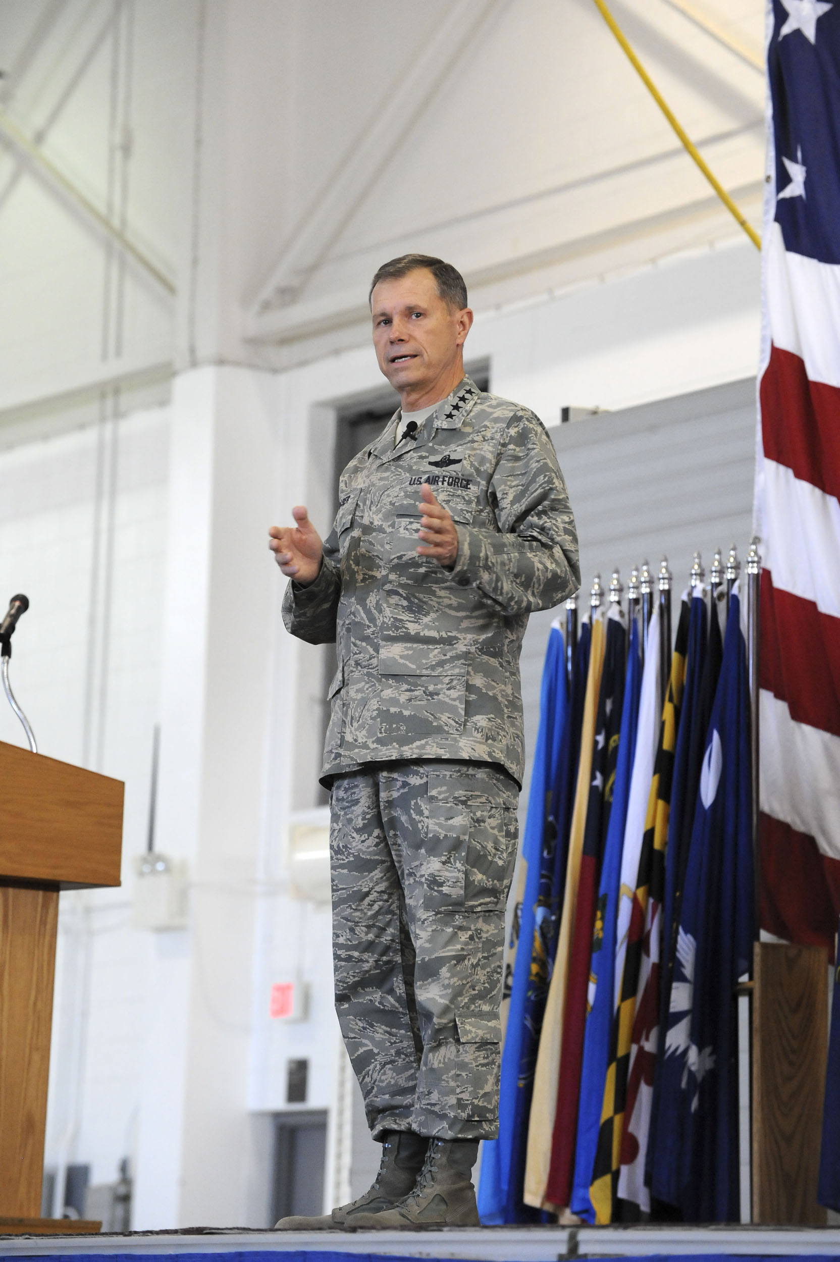 Gen. Fraser visits Minot Warbirds > Minot Air Force Base > Article Display