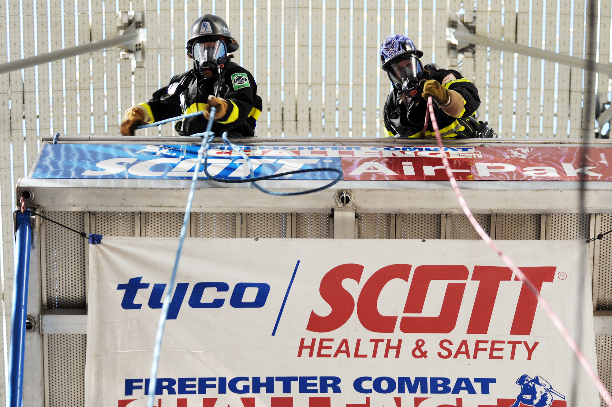 Airmen compete in 2009 Scott Firefighter Combat Challenge