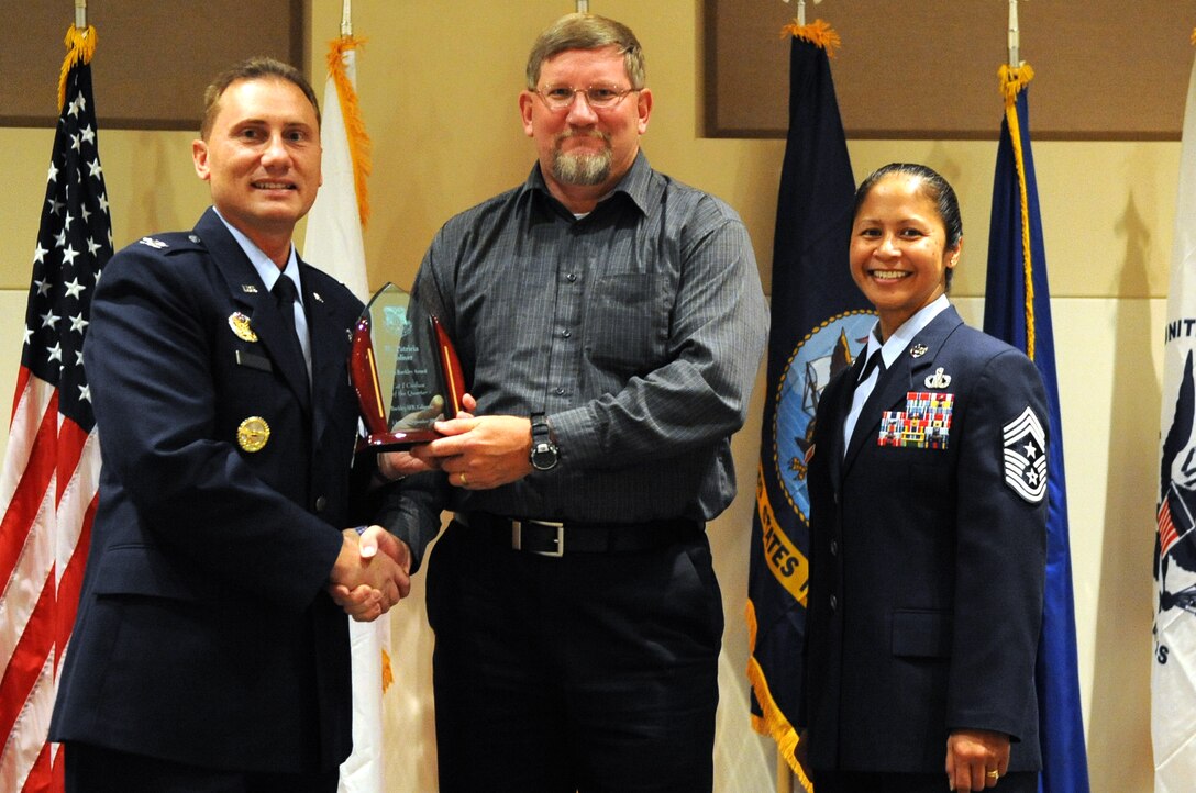 2009 460th Space Wing Quarterly Awards