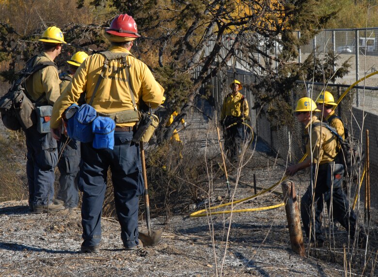 Vandenberg Fire extinguishes fire near Lompoc Gate > Vandenberg Space ...