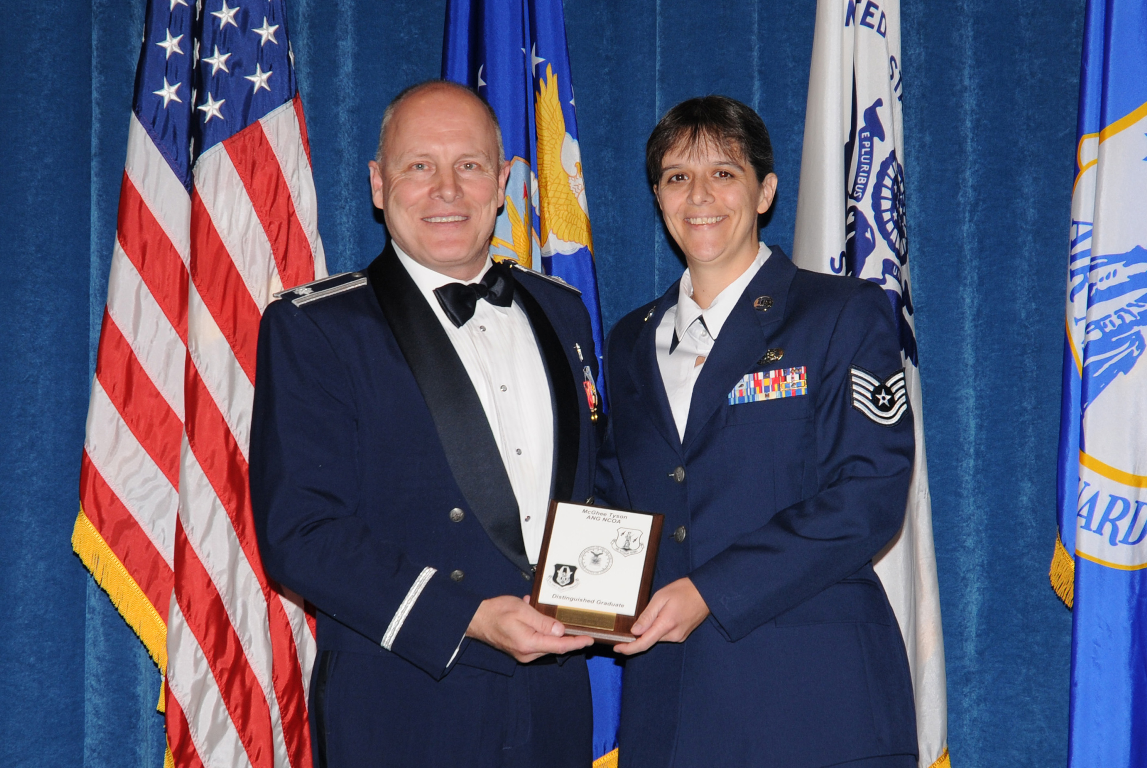 New York guardsman is NCOA distinguished graduate