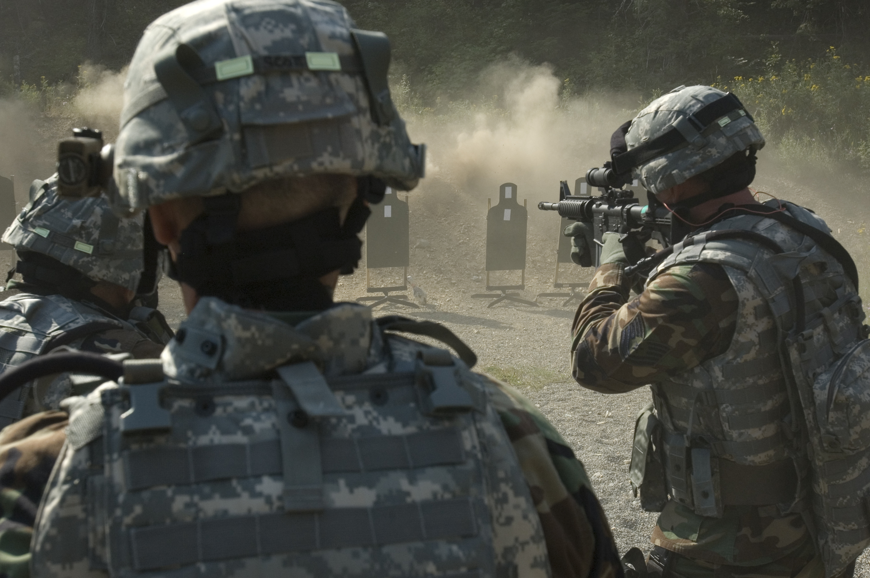 Security Forces Train On Weapons