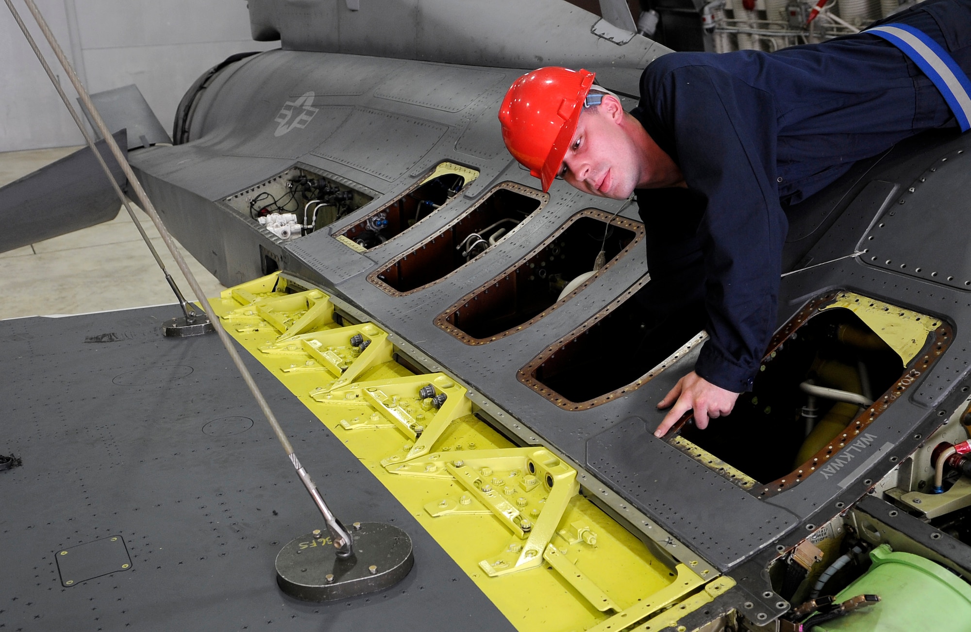 51st MXS Airmen keep busy during annual runway closure > Osan Air Base ...