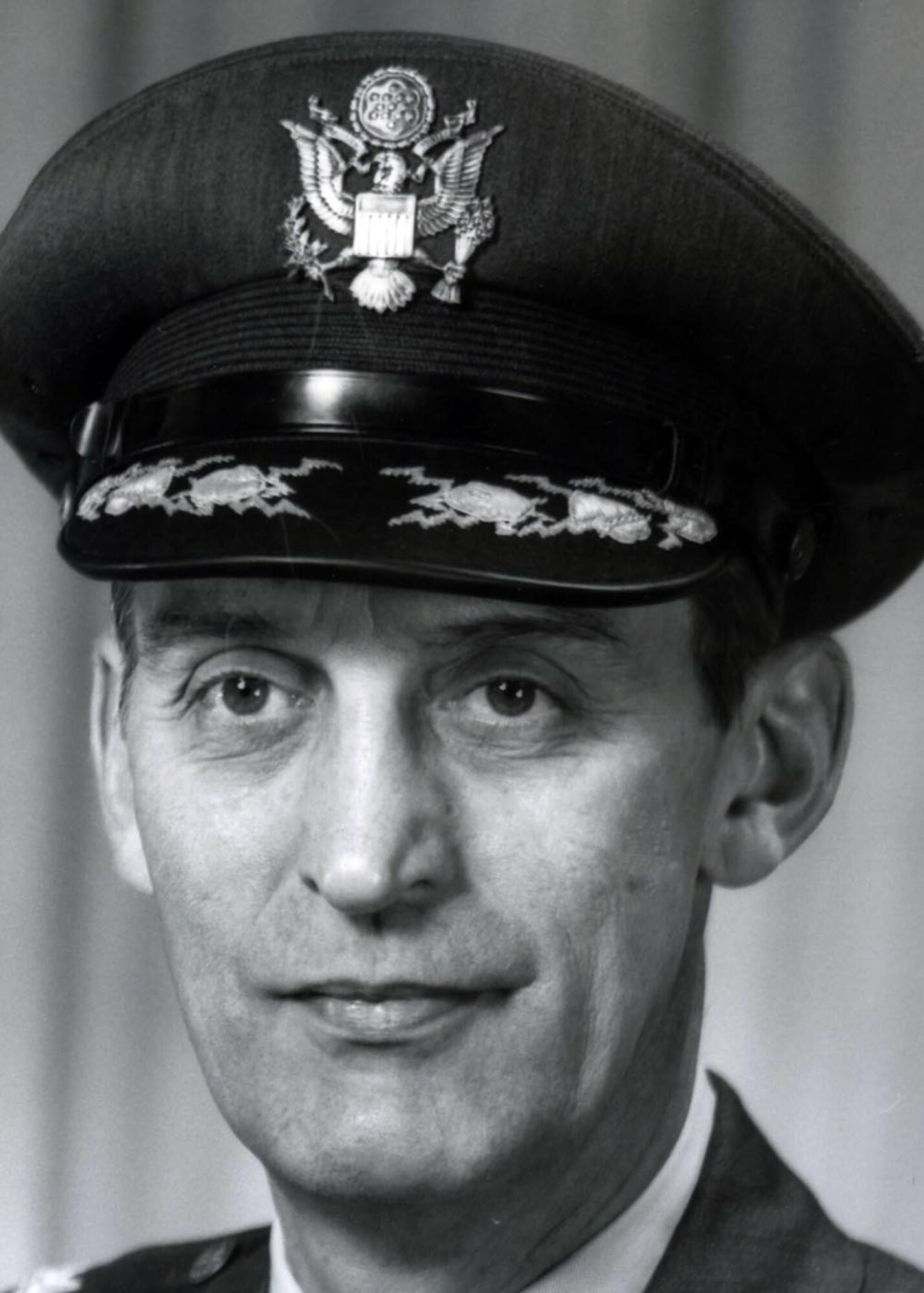 MAJOR GENERAL DONALD PHILIP GRAUL > Air Force > Biography Display