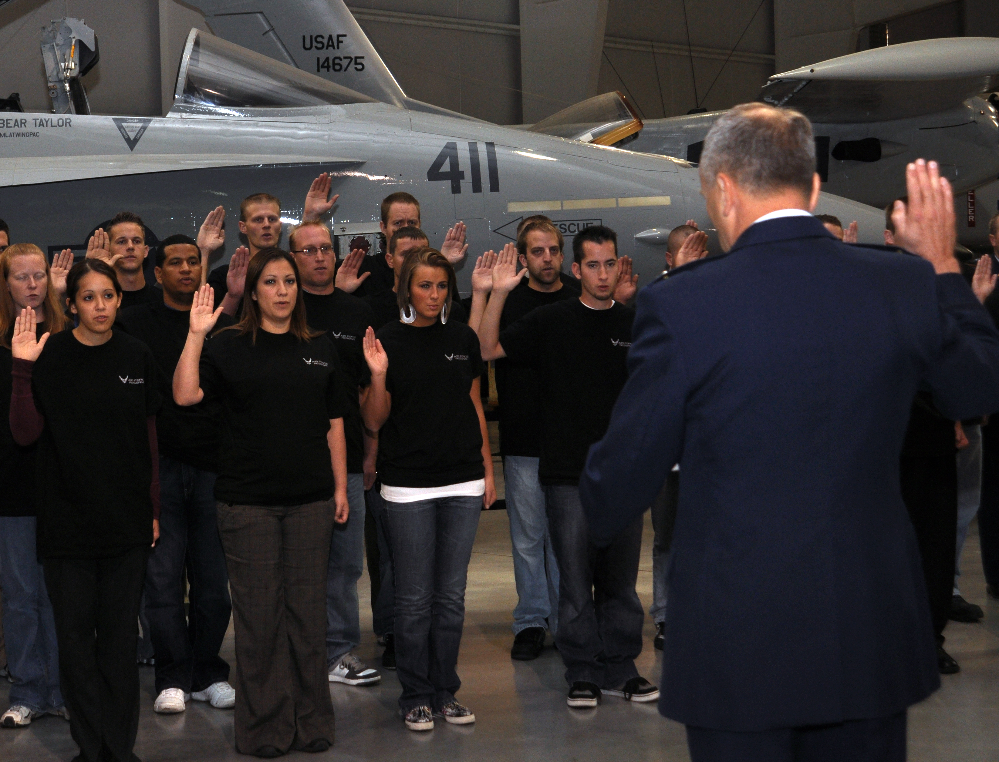 419th hosts mass enlistment ceremony > 419th Fighter Wing > News