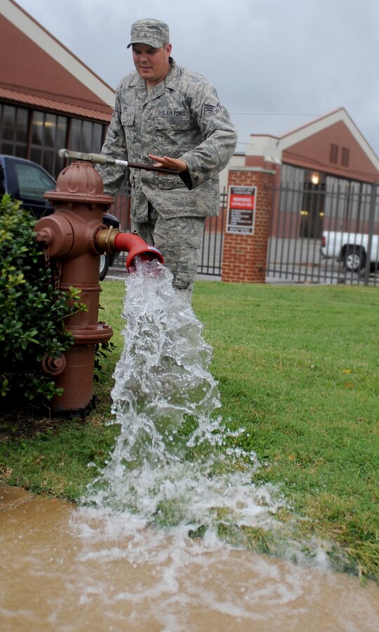 CE flushes fire hydrant lines