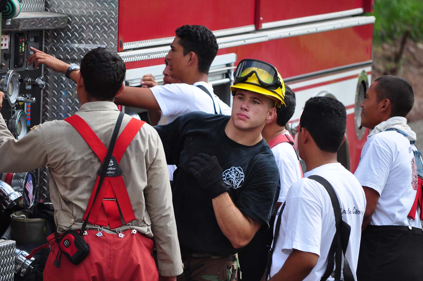 Honduran, JTF-Bravo firefighters team up to train