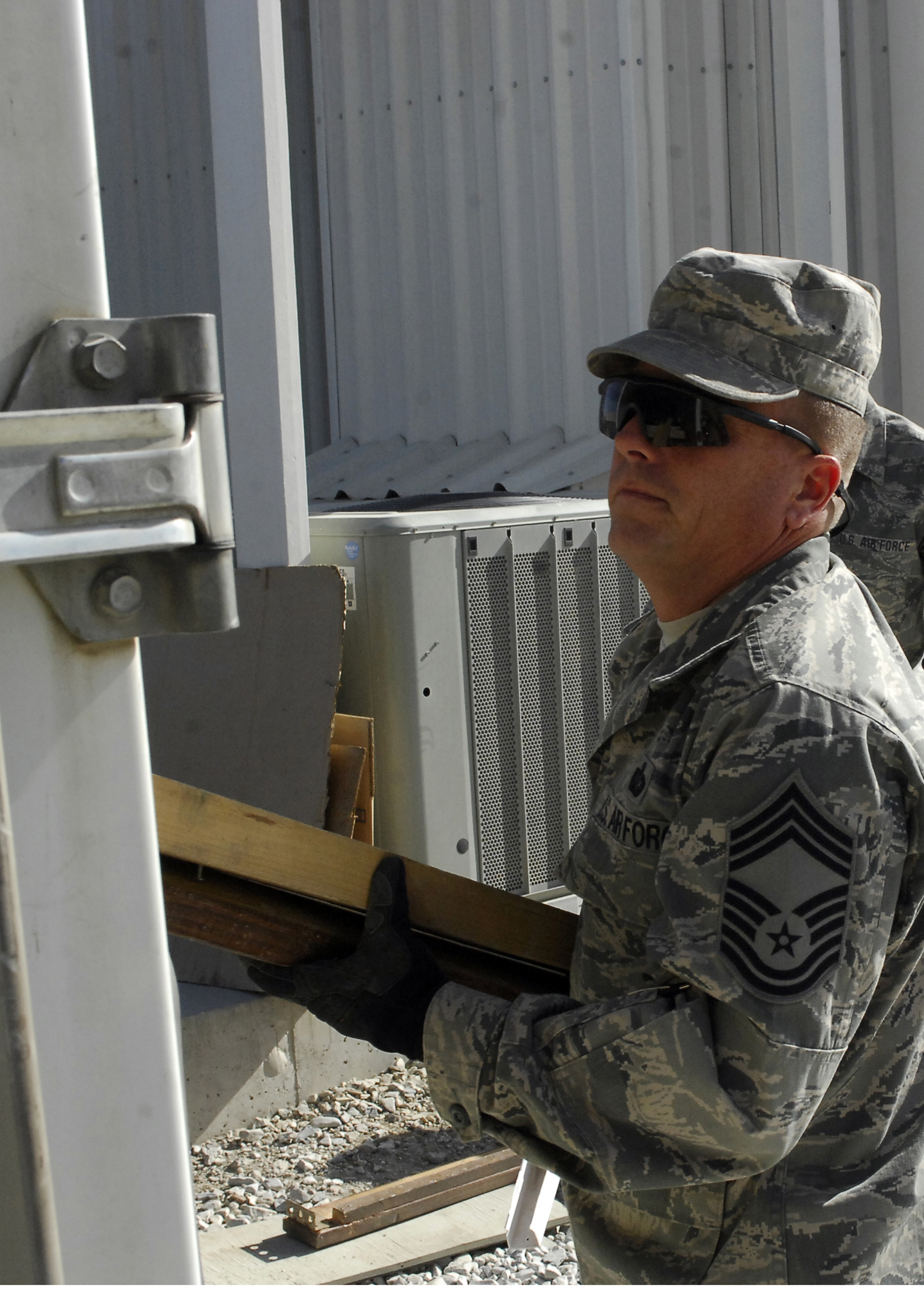 Airmen form a "Green Team" and clean Bagram
