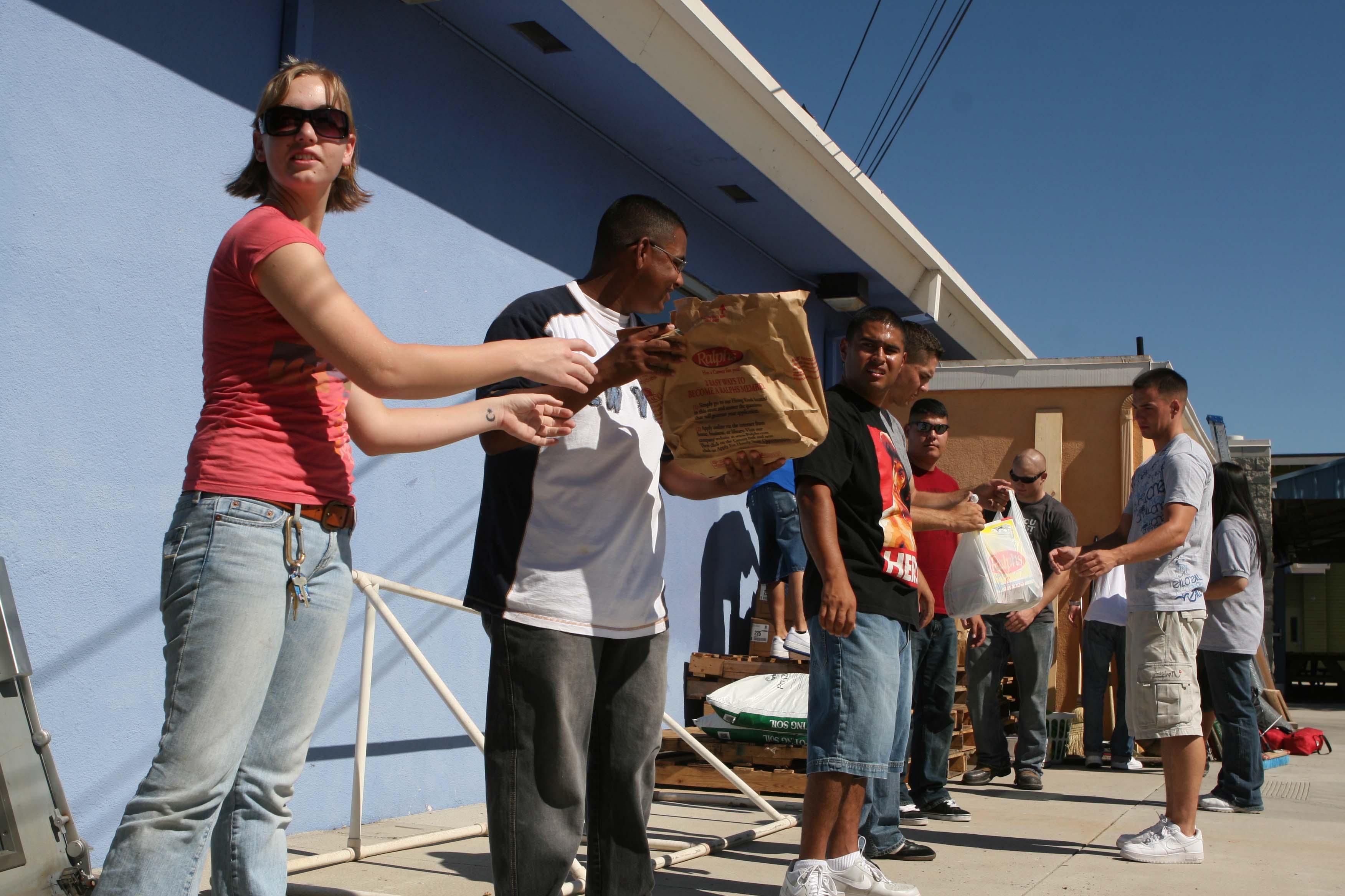 Marines, sailors volunteer at Boys and Girls Club > United States ...