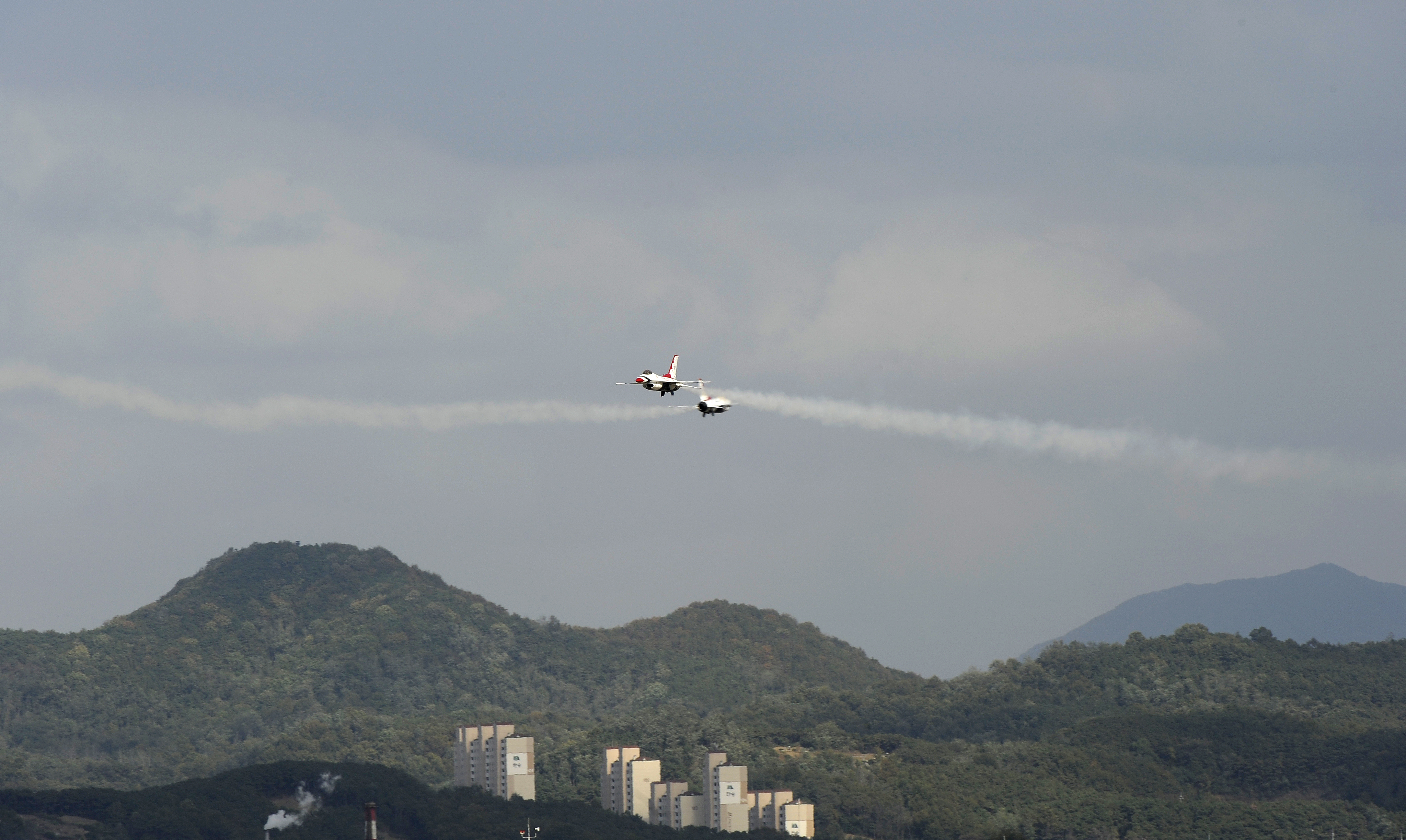 Thunderbirds arrive at Osan > Osan Air Base > Article Display