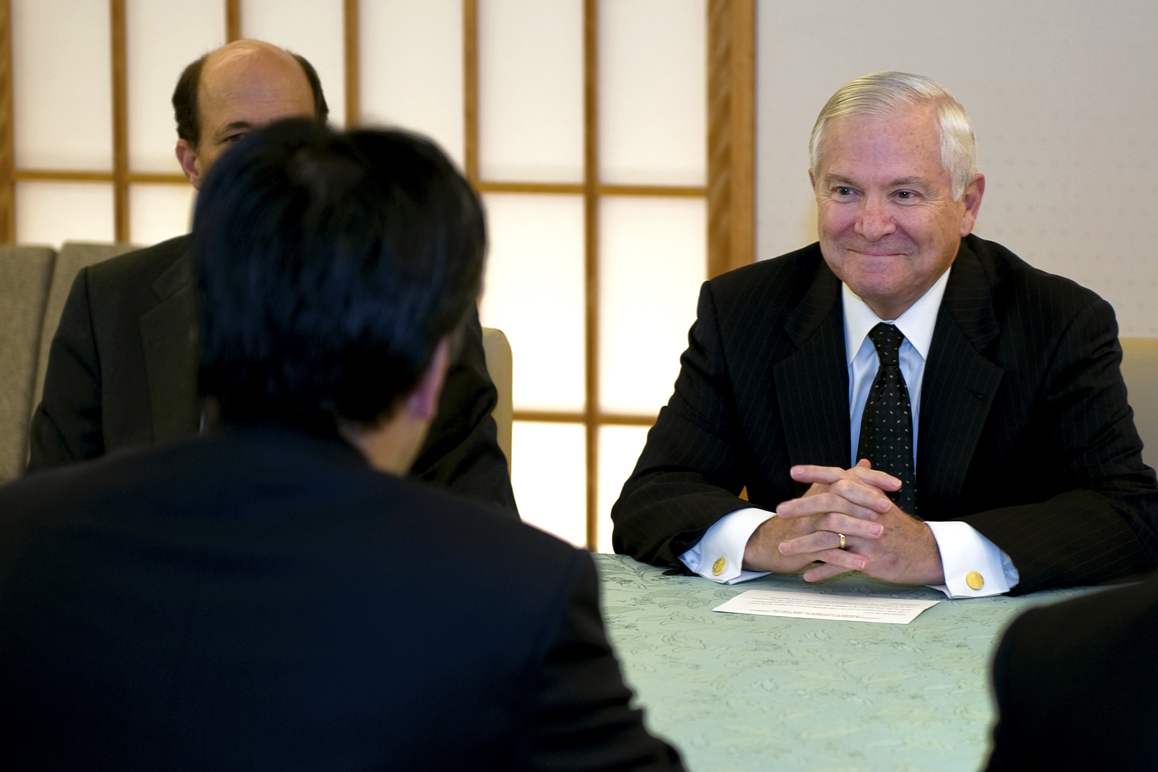 Defense Secretary Robert M. Gates talks with Foreign Affairs Minister ...