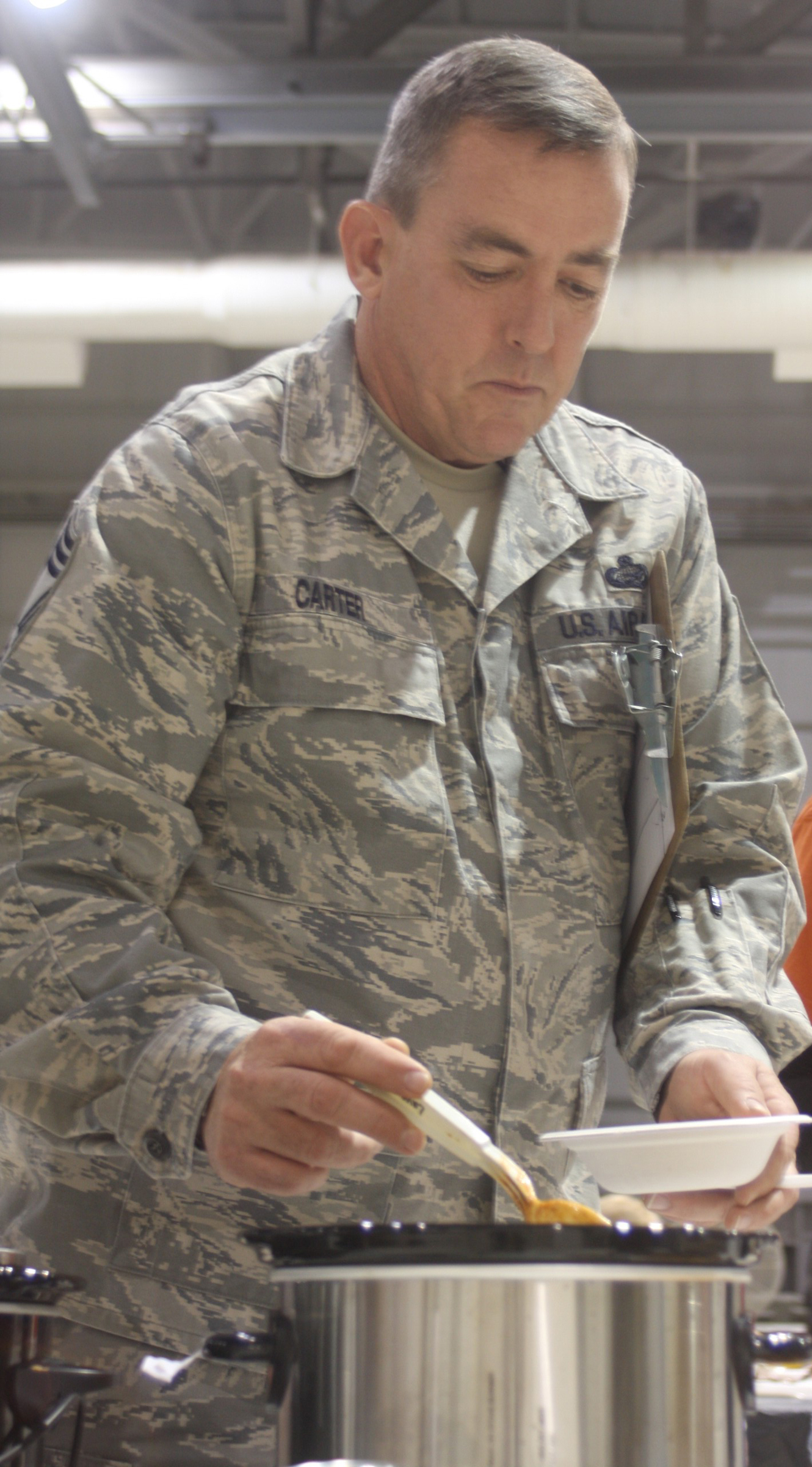 445th Airlift Wing "chefs" serve up fun at CFC chili cook-off > 445th ...