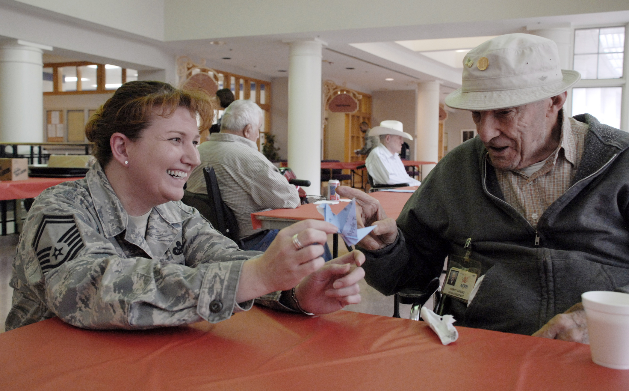 Joint Enlisted Council lift spirits at veterans home