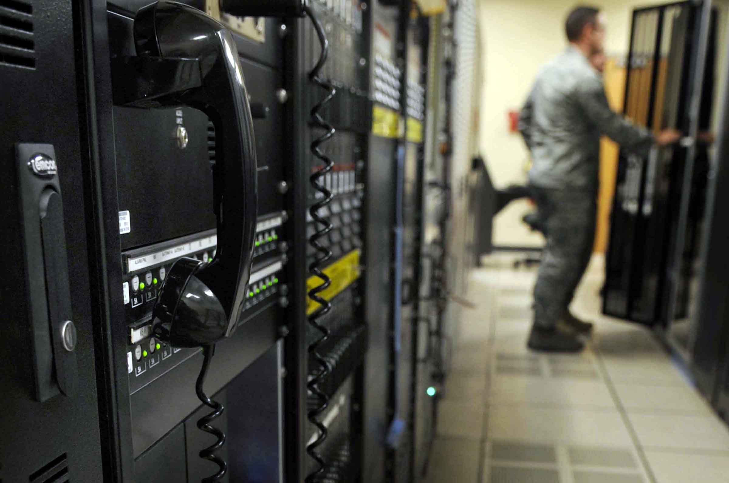 Ellsworth officials launch digital airport surveillance radar > Air ...