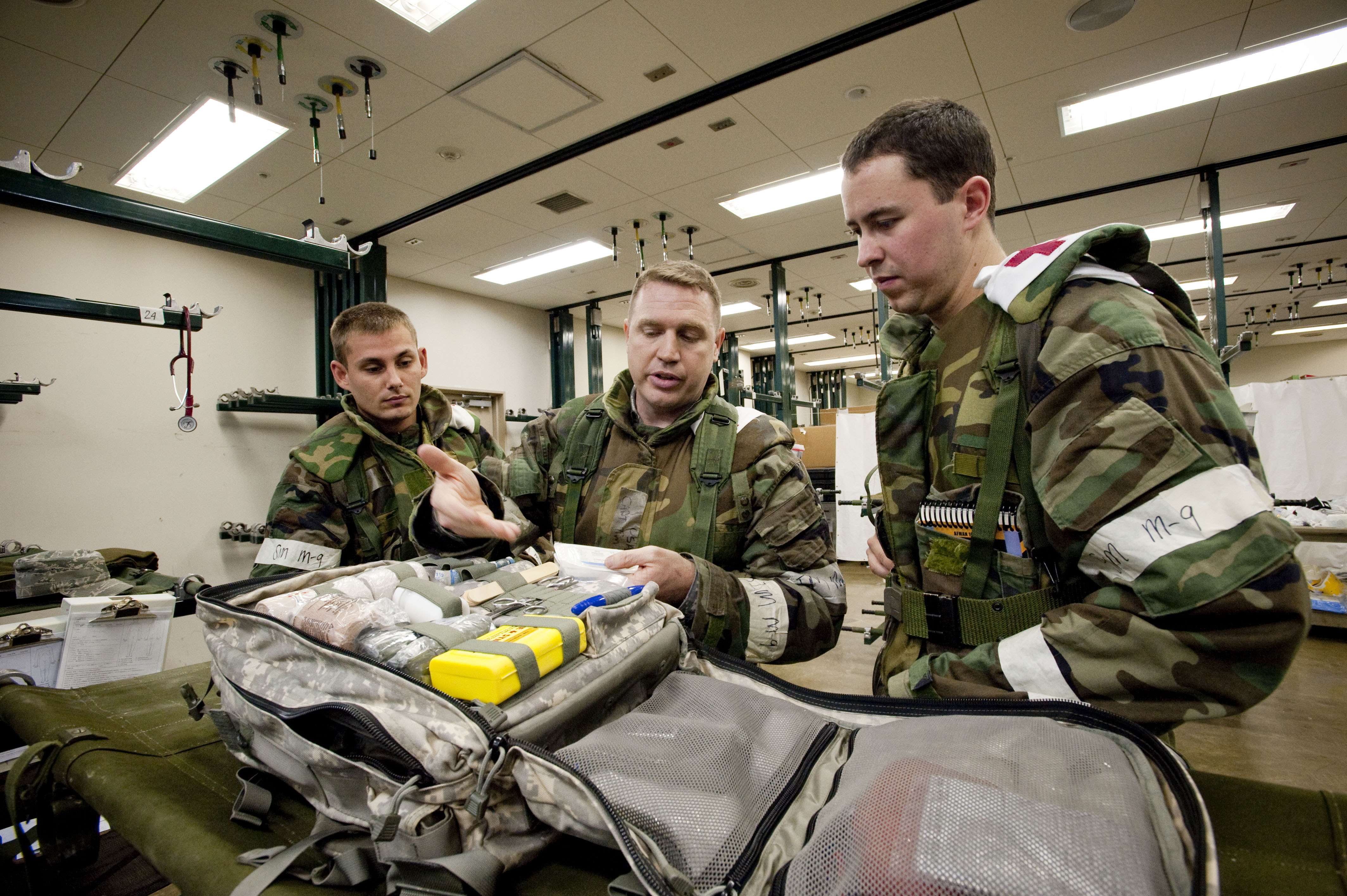 Medical technicians examine emergency kit > Misawa Air Base > Article ...