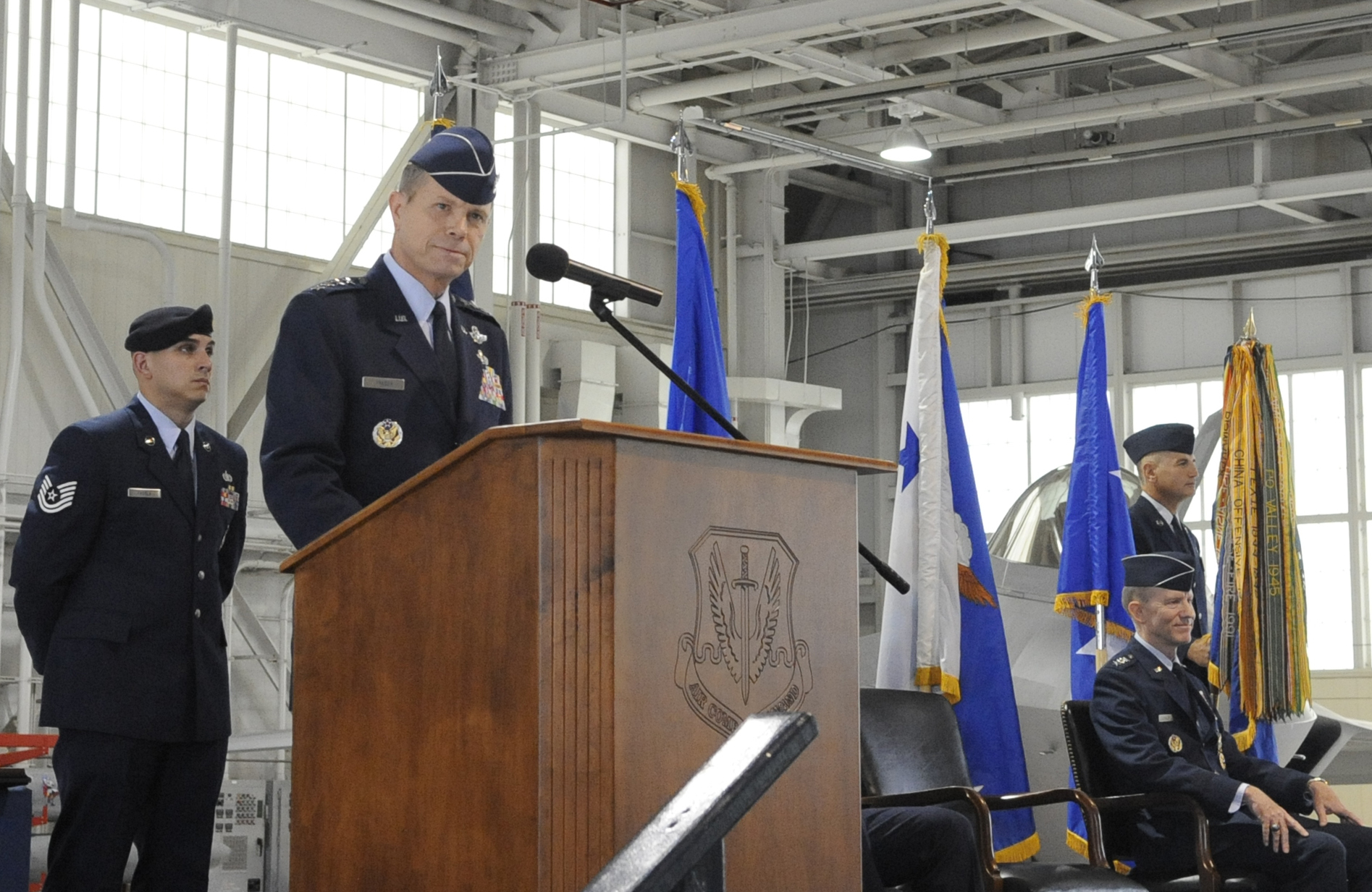 General Fraser takes command of ACC > Air Combat Command > Article Display