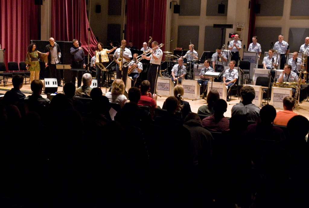 USAF Band teams up with New York Voices for recording