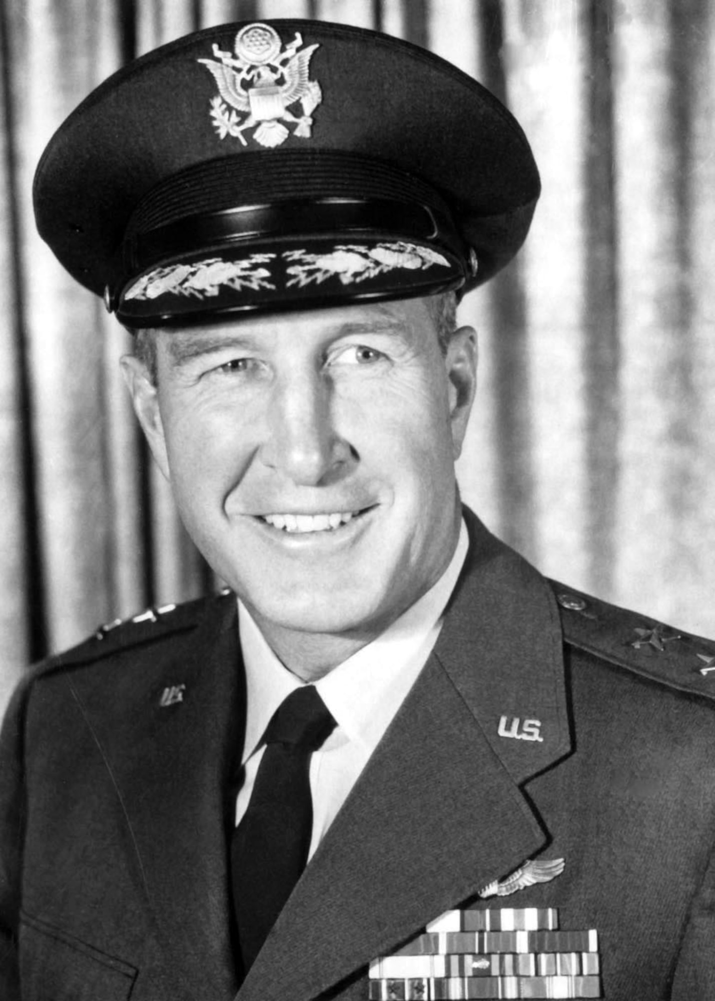 MAJOR GENERAL ROBERT M. STILLMAN > Air Force > Biography Display