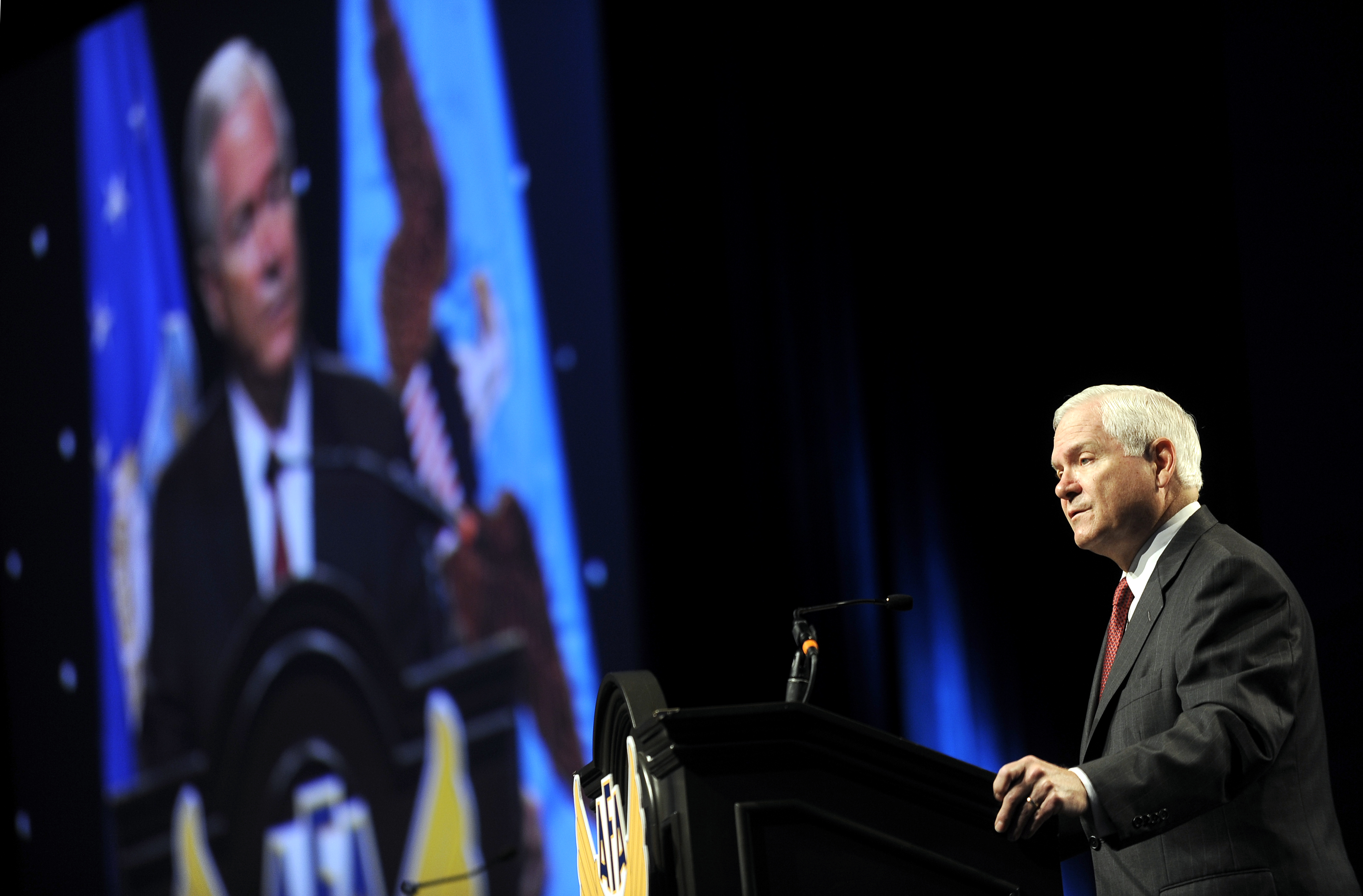 Secretary Gates returns tanker selection authority to Air Force > Air ...