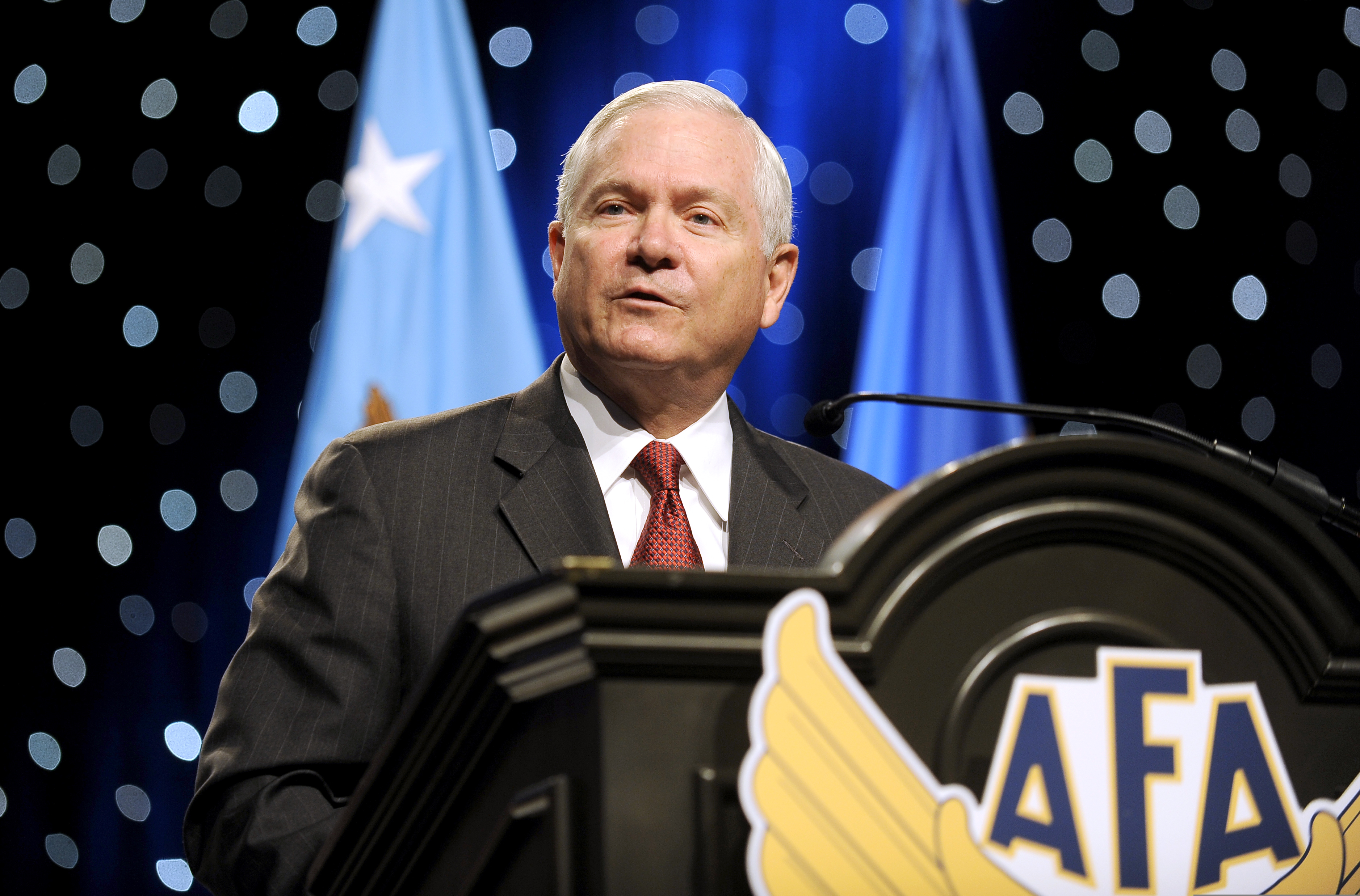 Secretary Gates returns tanker selection authority to Air Force > Air ...