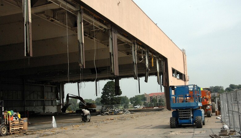 Frady Fitness Center comes down > Offutt Air Force Base > News