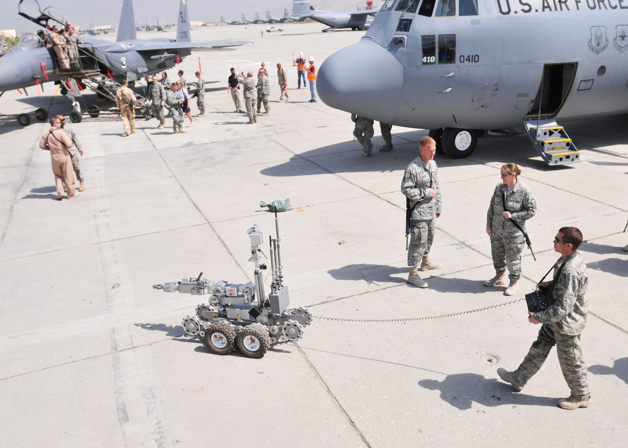 Warfighters take time for Air Force's 62nd birthday > United States ...