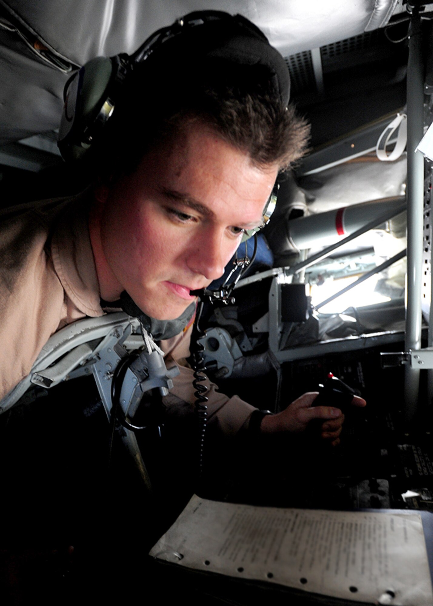 Mobility Warriors: Tanker boom operator supports Operation Enduring ...