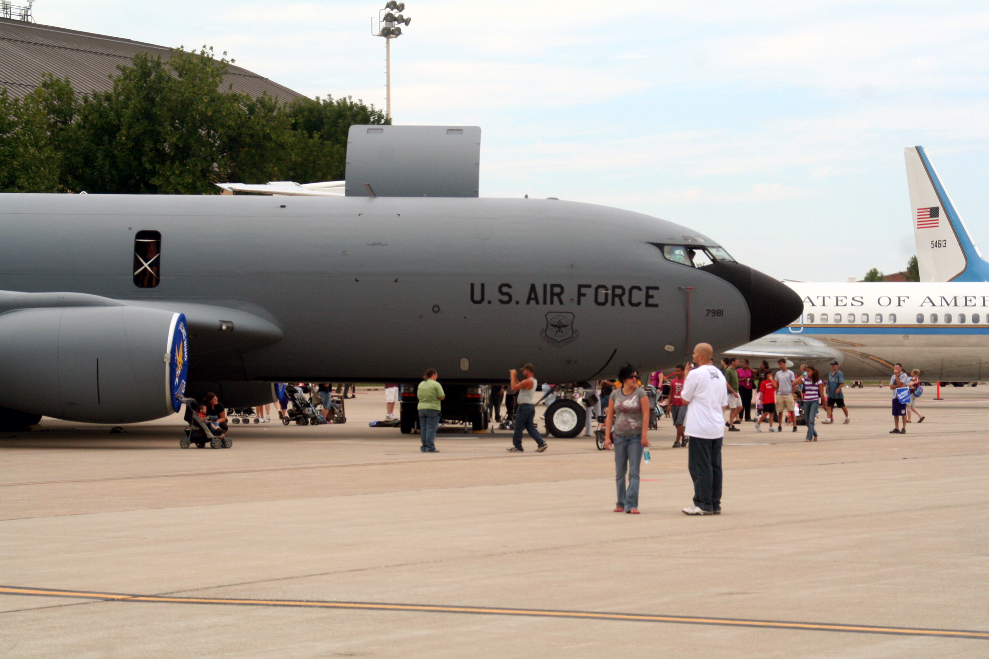 Photo essay: Air mobility at 2009 Scott Air Force Base Airshow > Air ...