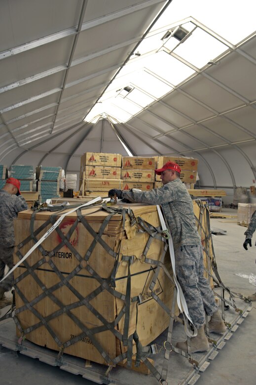 Airmen build bare bases 1 pallet at a time > U.S. Air Force > Article ...