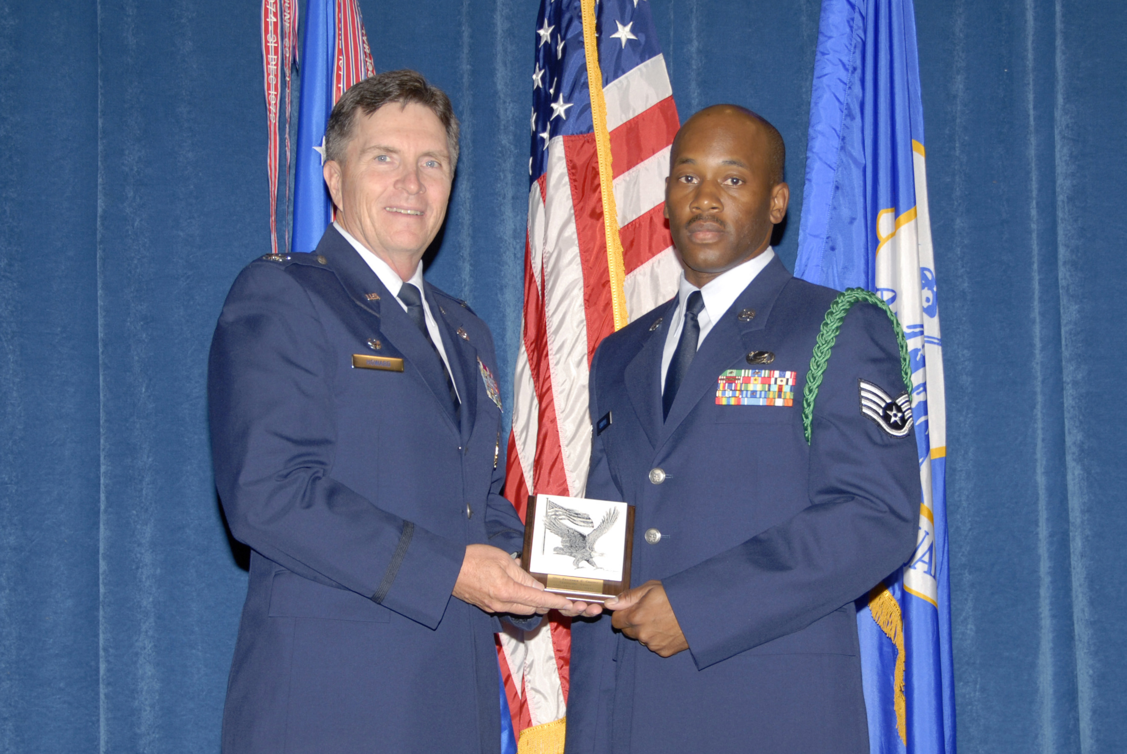 Arkansas Air Guardsman receives Commandant Award at Airman Leadership ...
