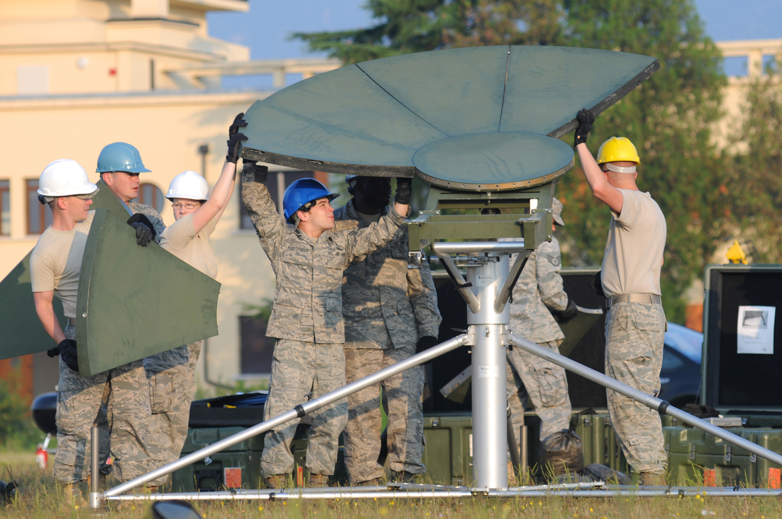 Comm Airmen prepare for largest transformation in AF history > U.S. Air ...