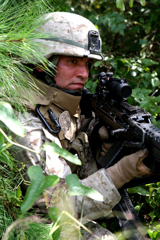 U.S. Marine perform a Tactical Recovery of Aircraft and Personnel ...