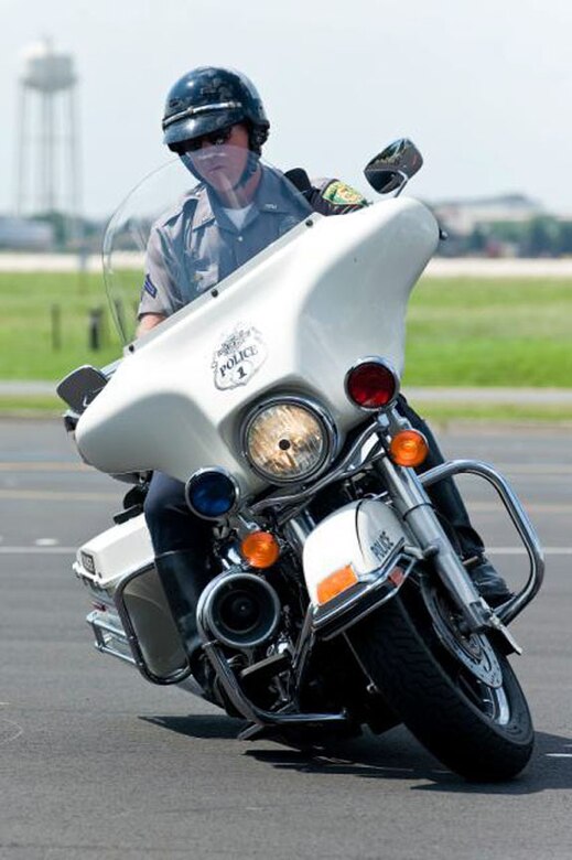 436th MXS receive motorcycle safety training > Dover Air Force Base ...