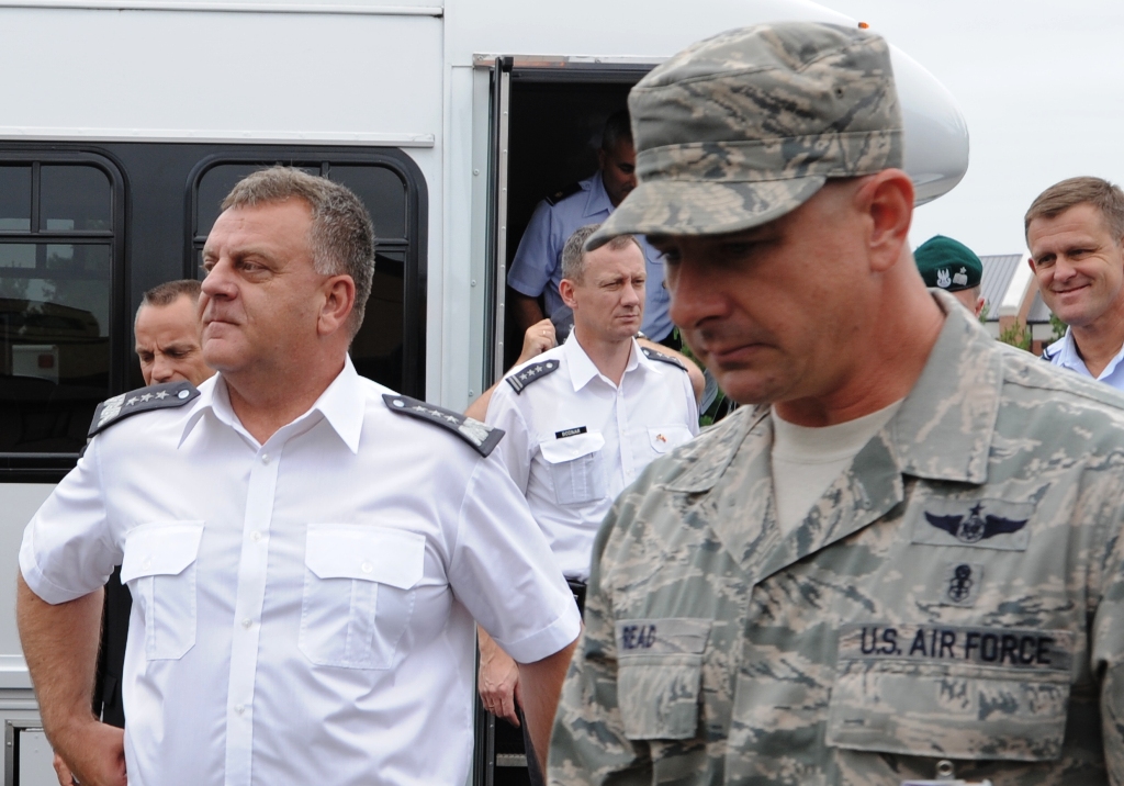 Polish air force commander learns AMC's mission > Air Mobility Command ...