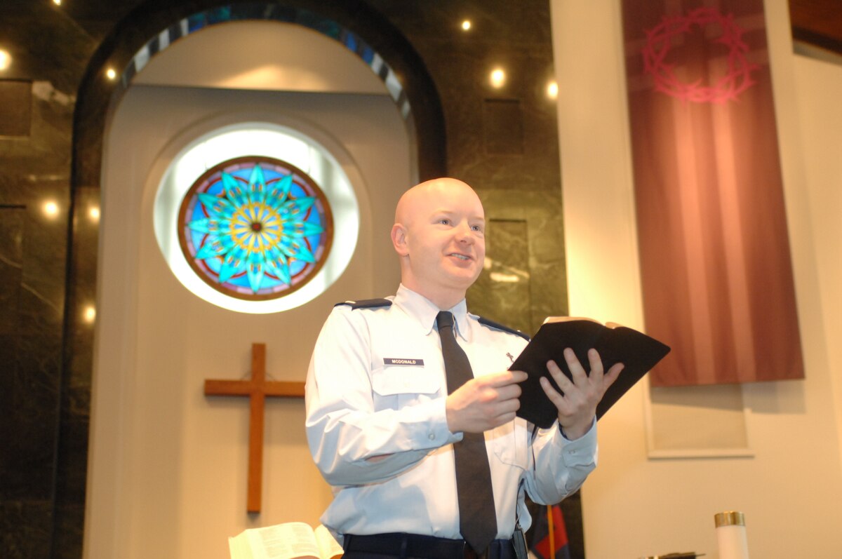 Reserve officer named Chaplain of the Year > Scott Air Force Base > News